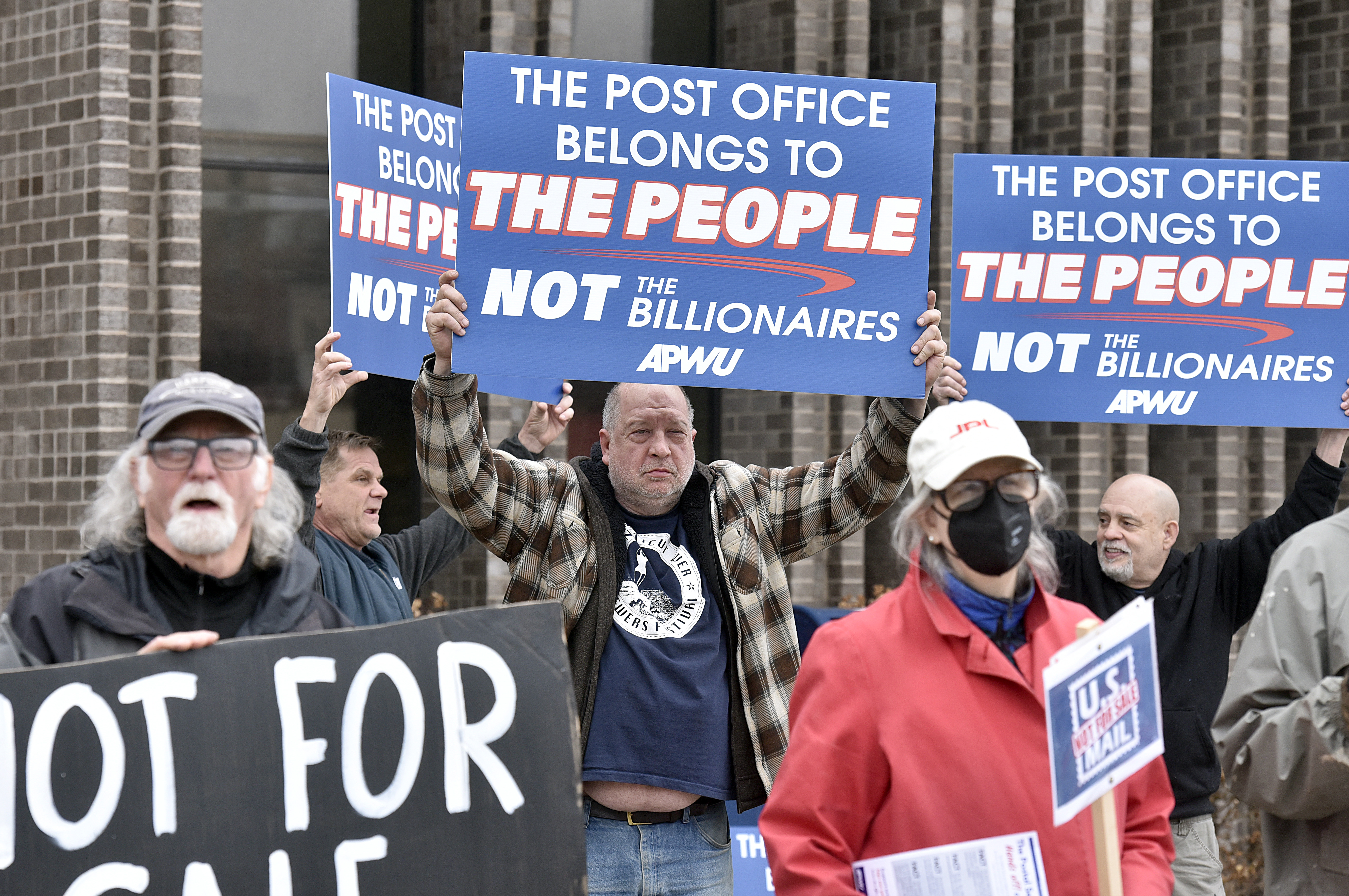 Postal workers rally to protest privatization - masslive.com