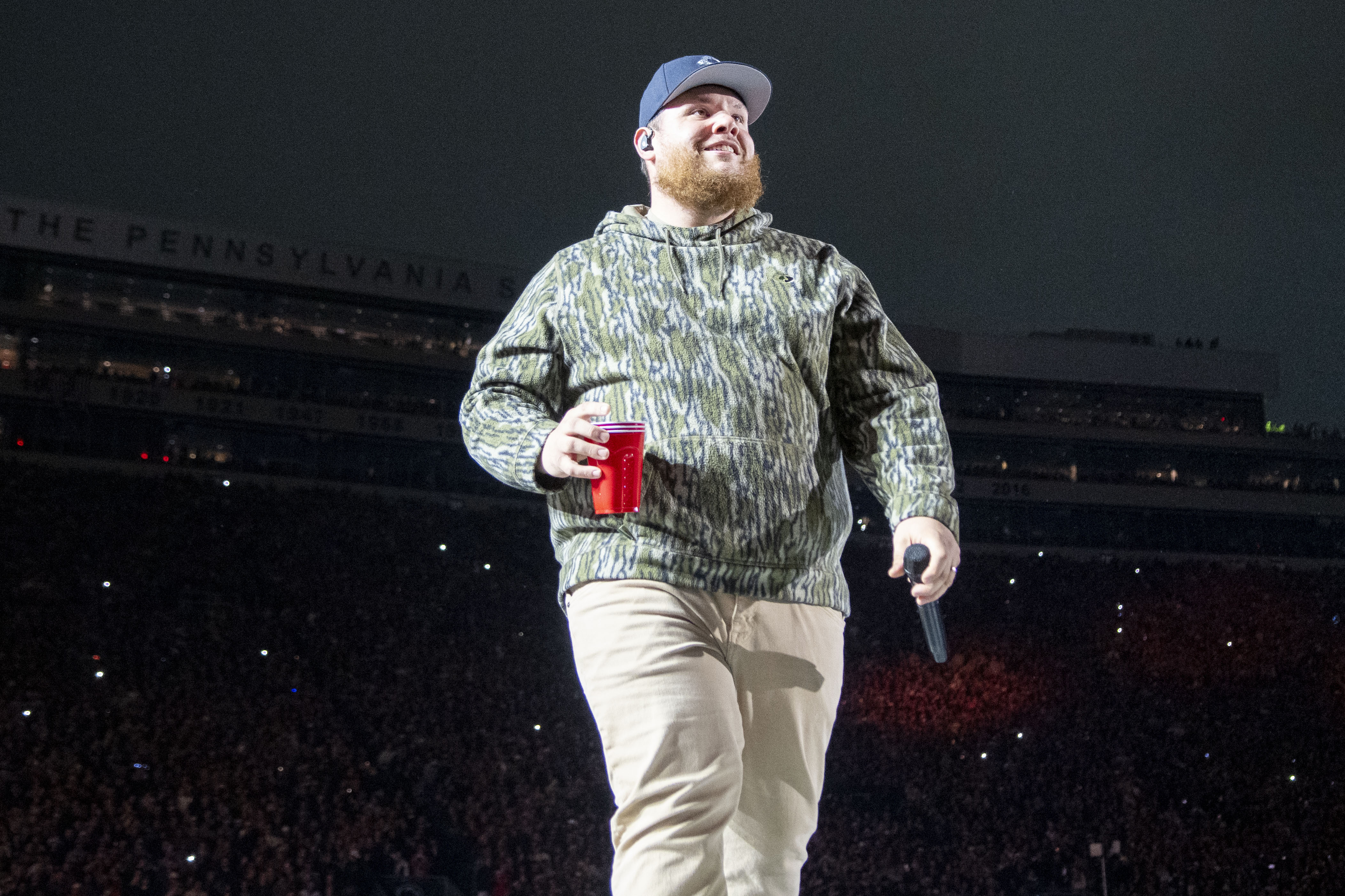 Luke Combs plays at Beaver Stadium - pennlive.com