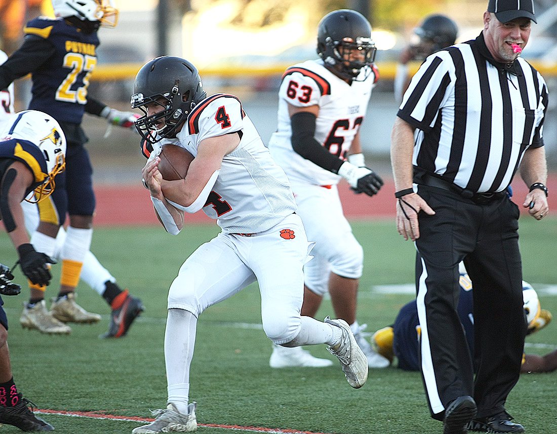 South Hadley vs Putnam Football 10/21/22 - masslive.com