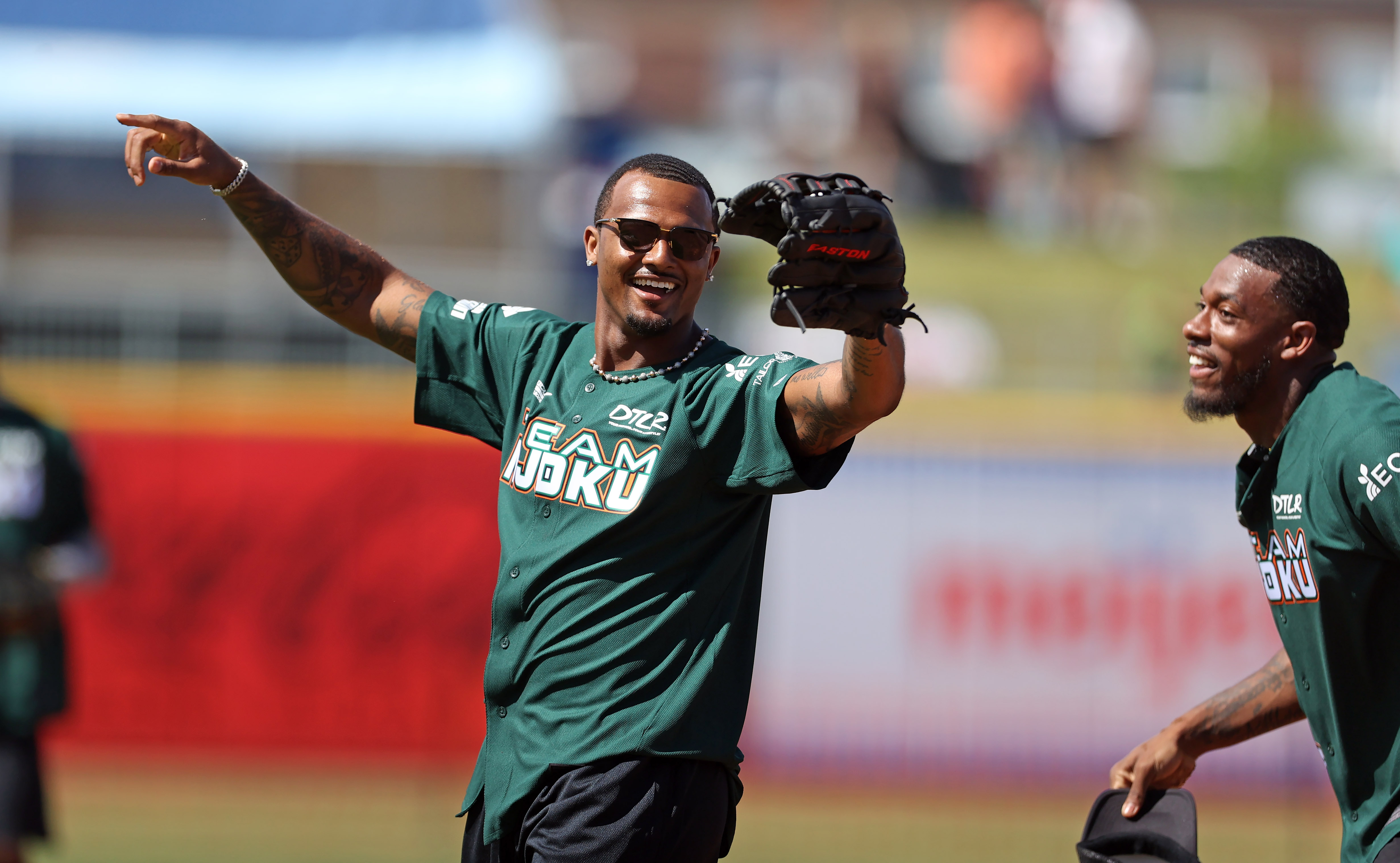 Deshaun Watson’s on-field collision during David Njoku celebrity ...