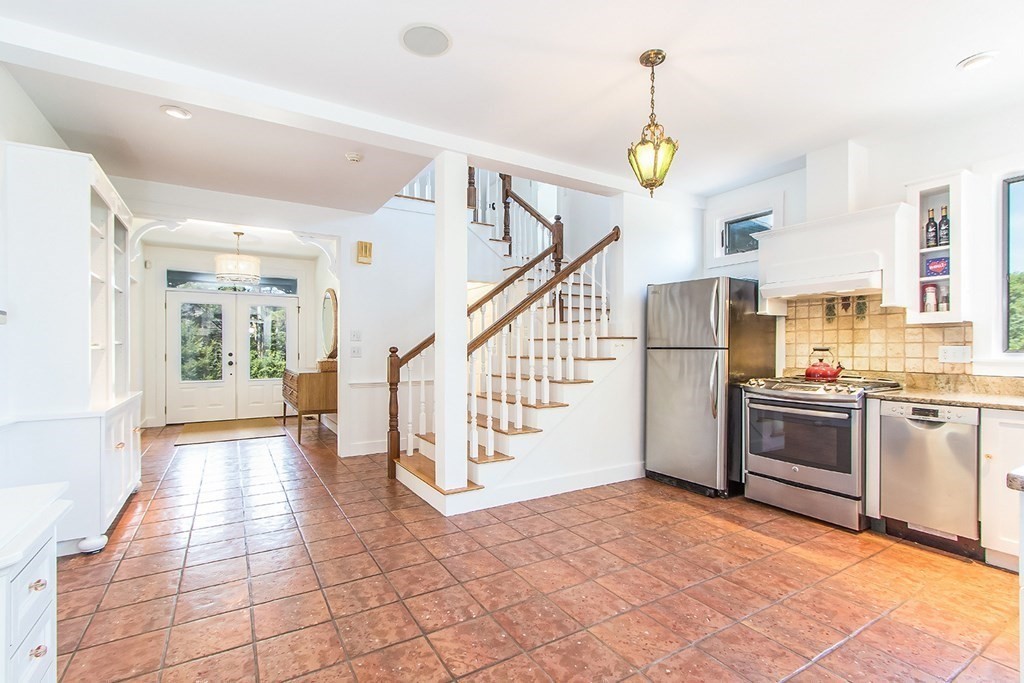 House of the Week: Mermaid Cottage on Cape Cod listed for $1.4 million ...