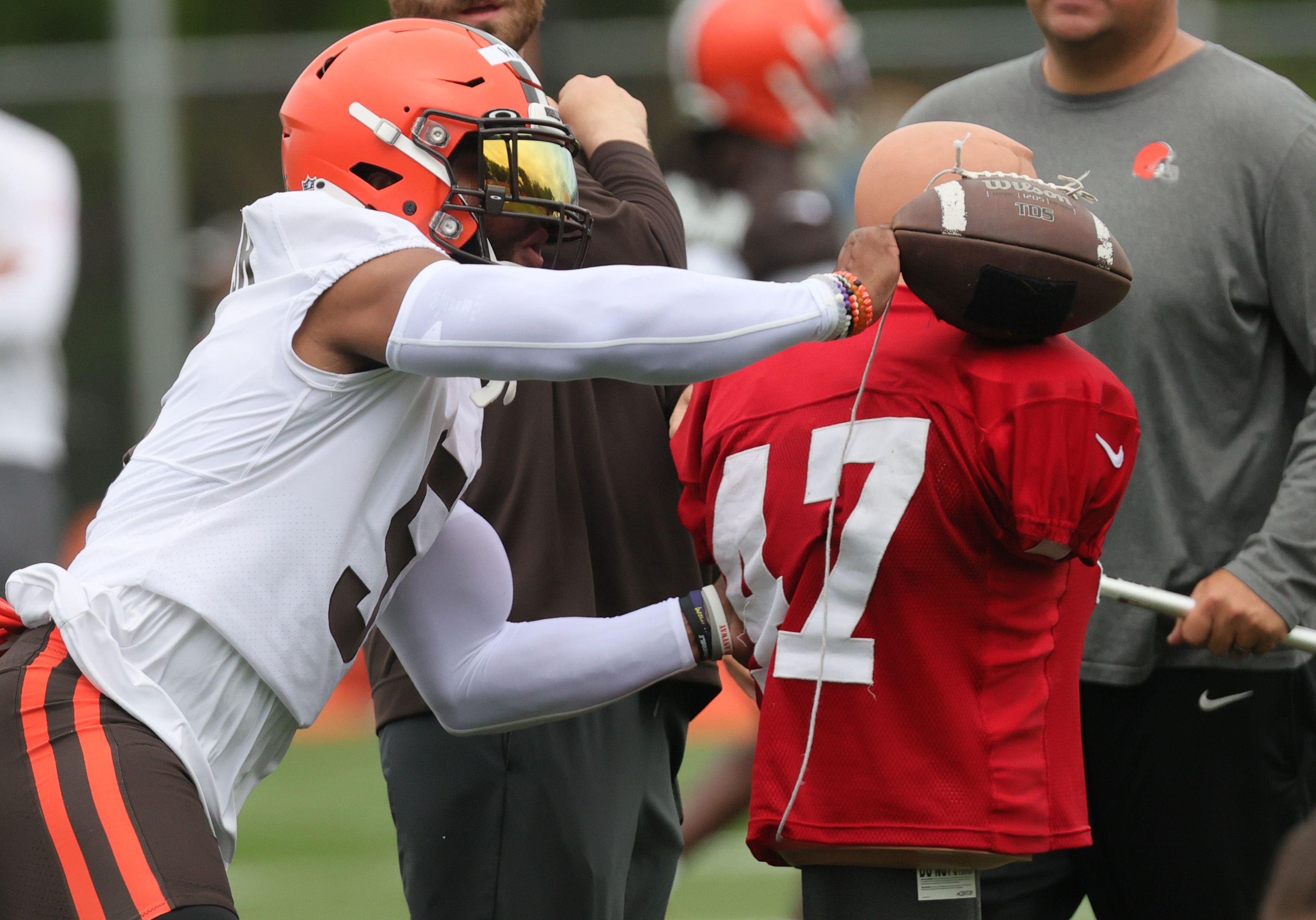 Cleveland Browns linebacker Anthony Walker Jr., 2022-2023 season ...