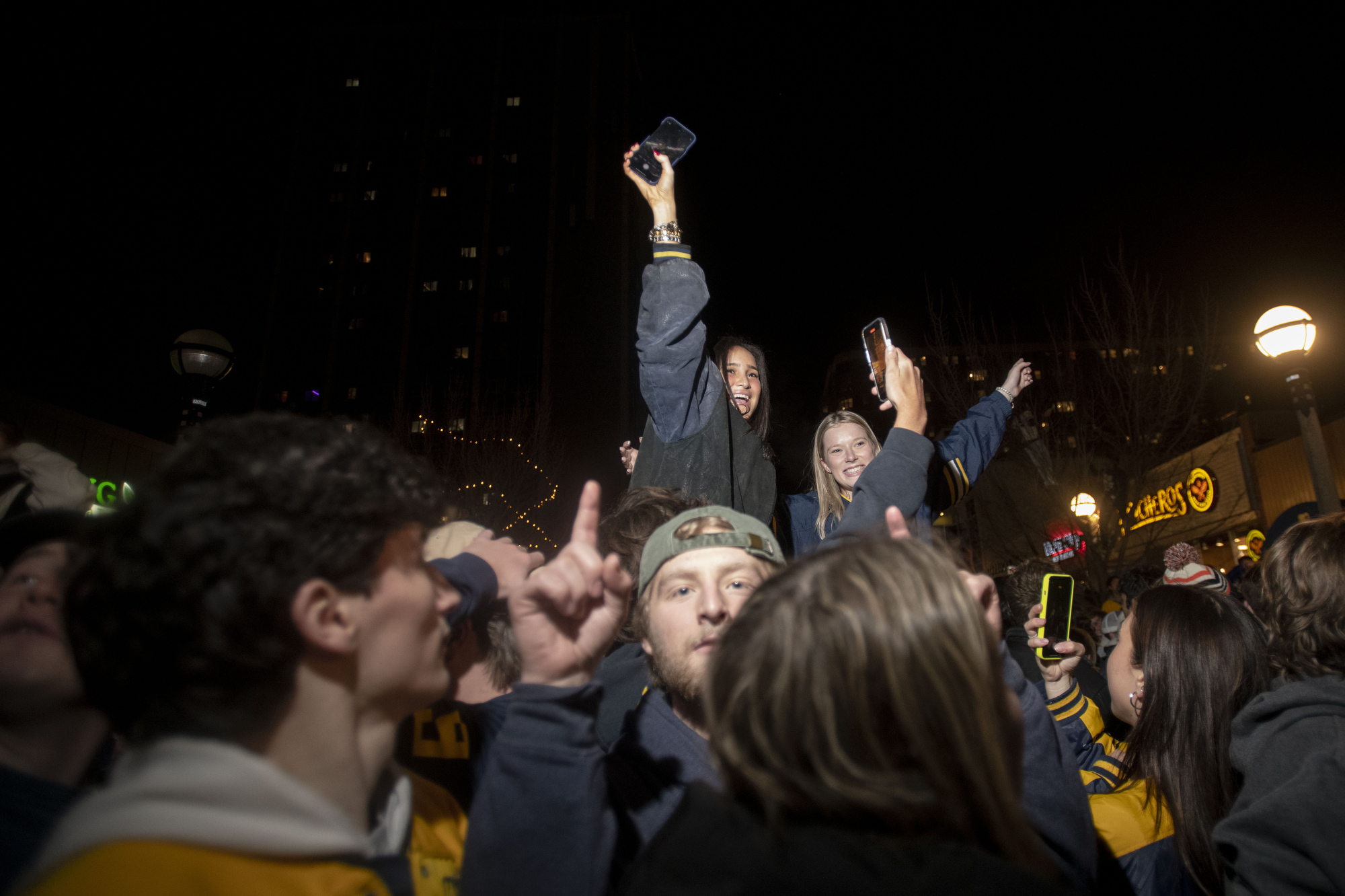 Fans celebrate in Ann Arbor after Michigan football wins national ...