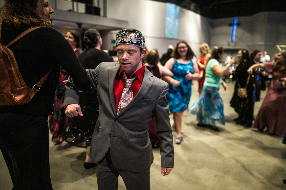 Scenes from A Night to Shine: Tim Tebow Foundation prom for people with ...