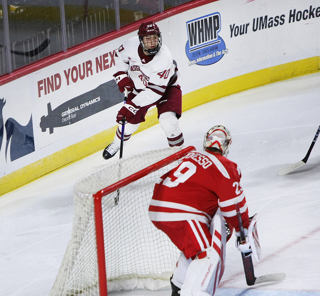 UMass Hockey vs BU 11/11/22 - masslive.com