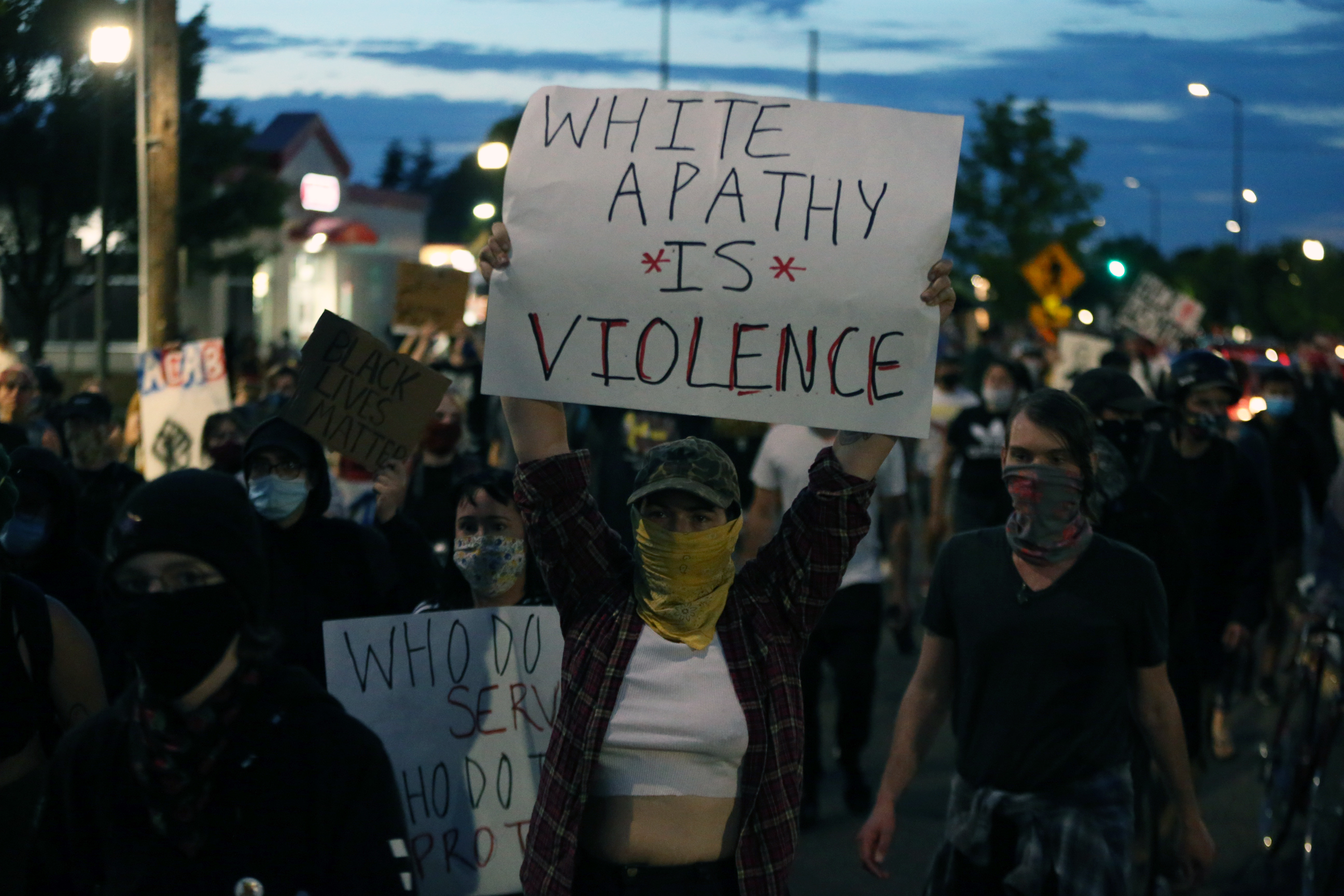 Portland protesters rally in front of Justice Center against killing of ...