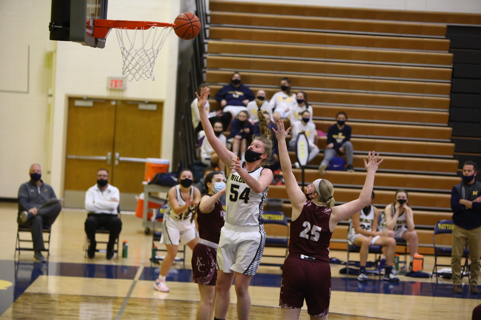 Kalamazoo Central dominates Mattawan 61-25 - mlive.com