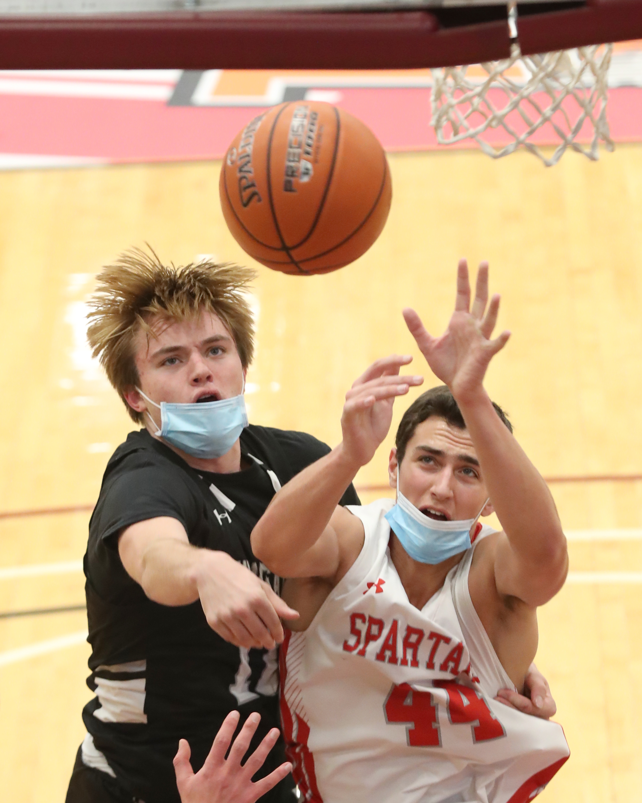 East Longmeadow vs Longmeadow Boys Basketball - masslive.com