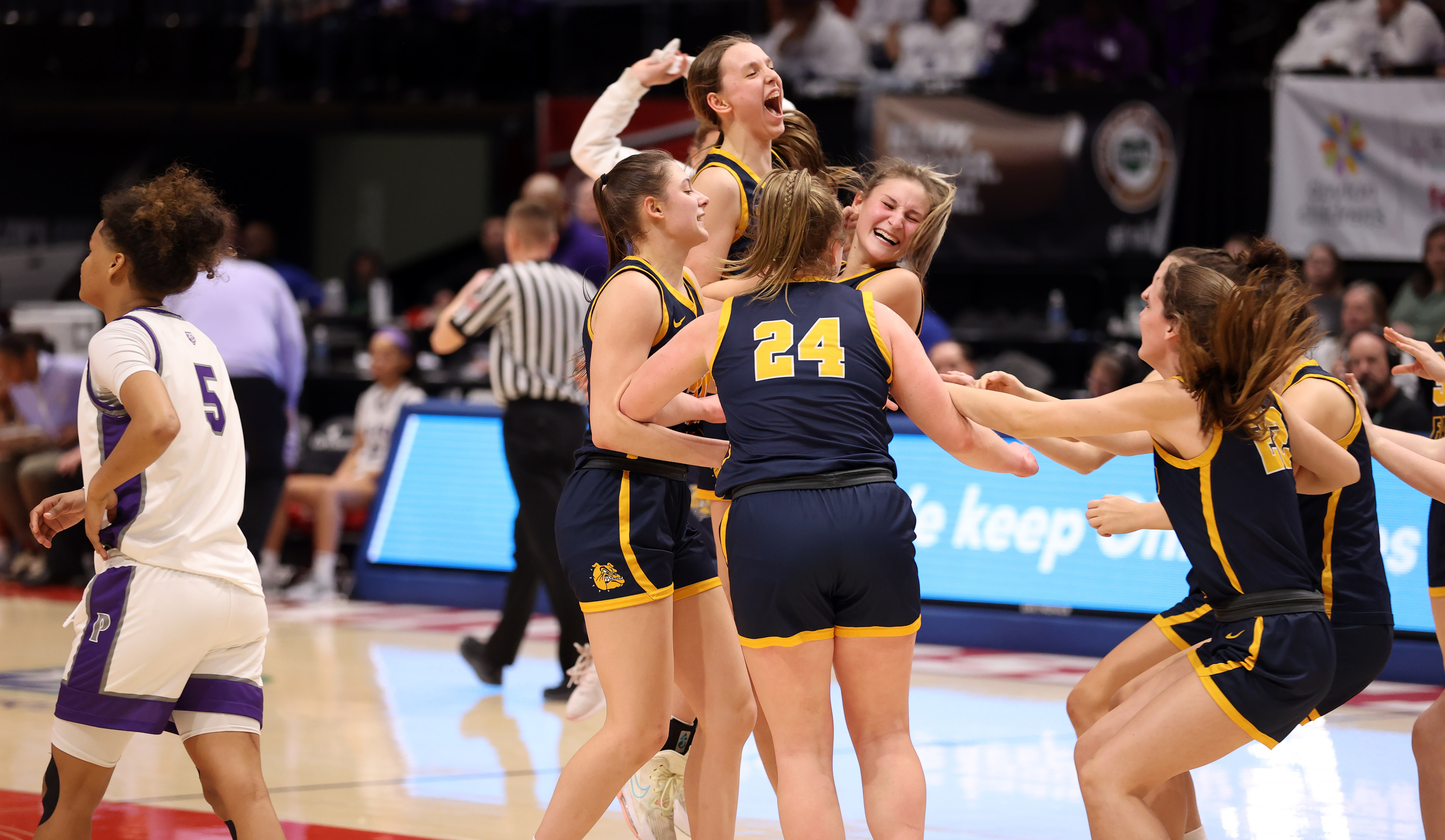 OHSAA div. I girls state basketball semifinals: Olmsted Falls vs. Pickerington Central, March 10 ...