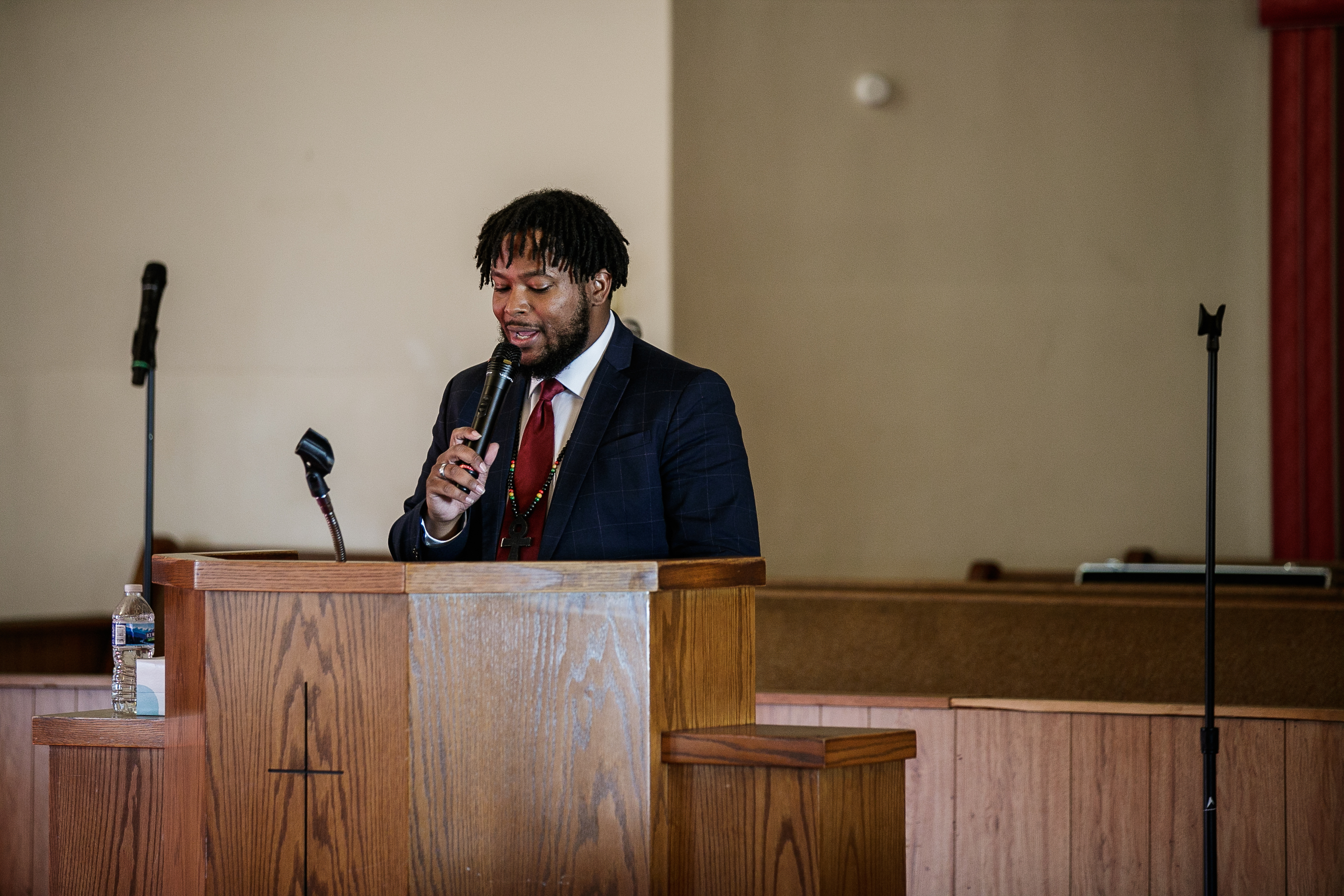 Town Hall meeting at Rising Star Church after Flint residents alleges ...