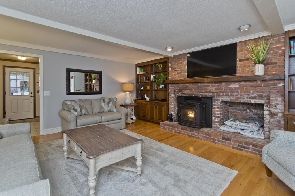 House of the Week: Wilbraham home has in-law apartment with private ...