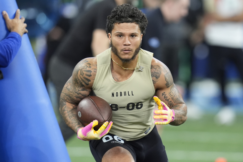 NFL scouting combine; Quarterbacks, wide receivers and running backs ...