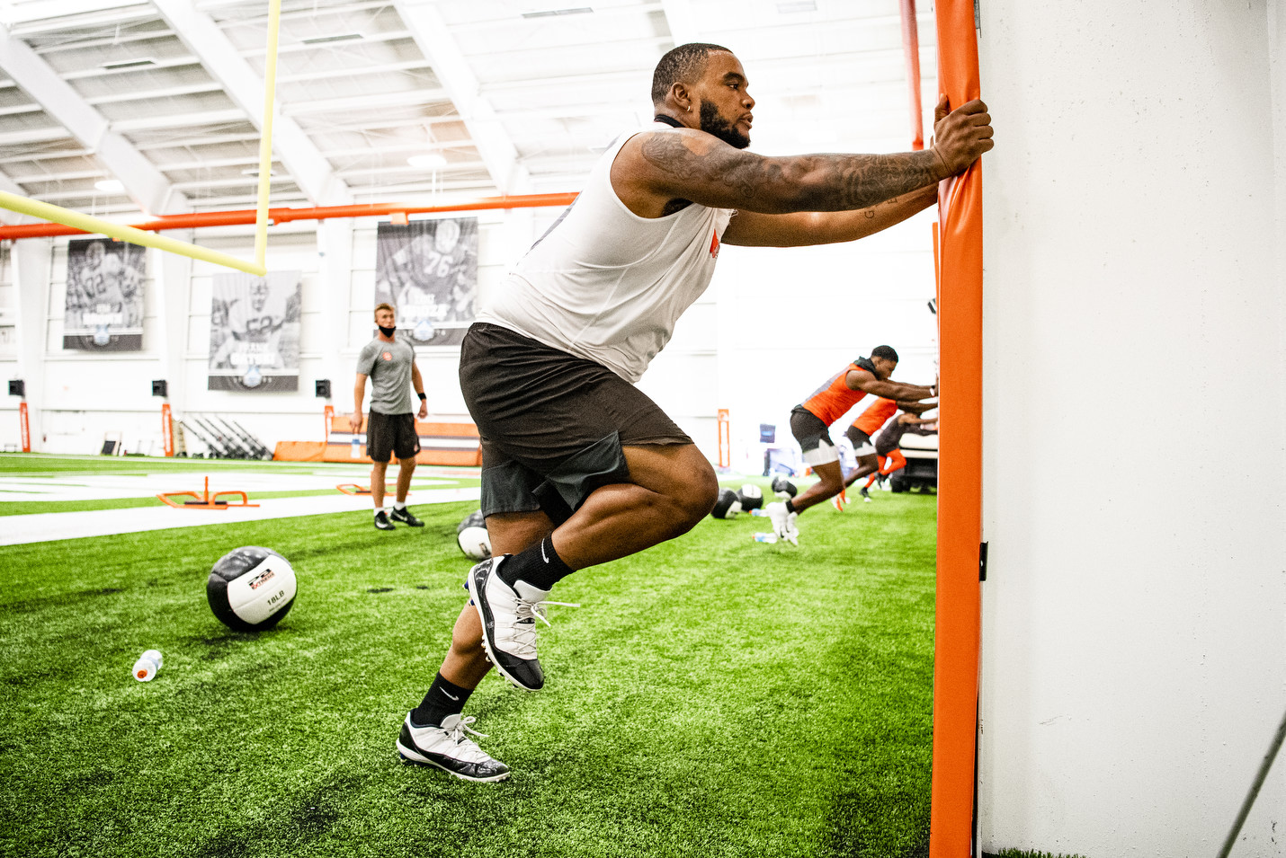Cleveland Browns defensive tackle Jordan Elliott - cleveland.com