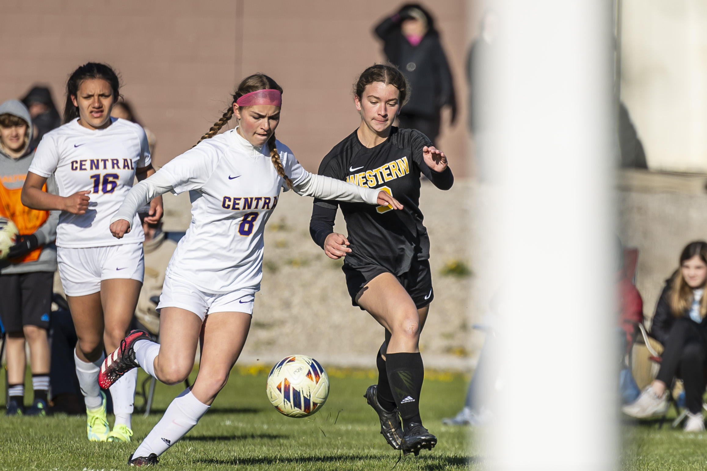 Bay City Western hosts Bay City Central in girls soccer game - mlive.com