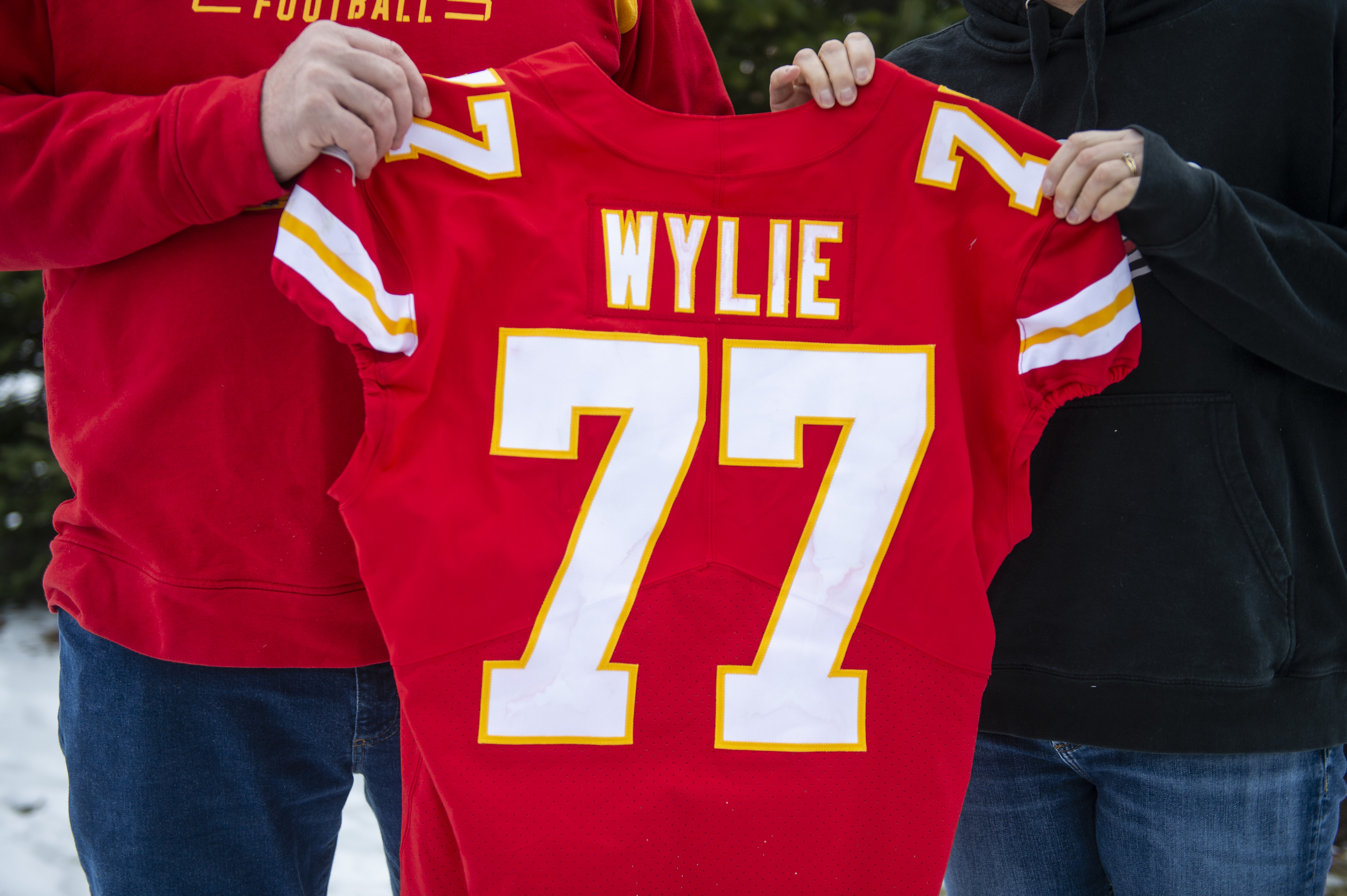 Hemlock parents cheer on their son Kansas City Chiefs' Andrew Wylie in ...