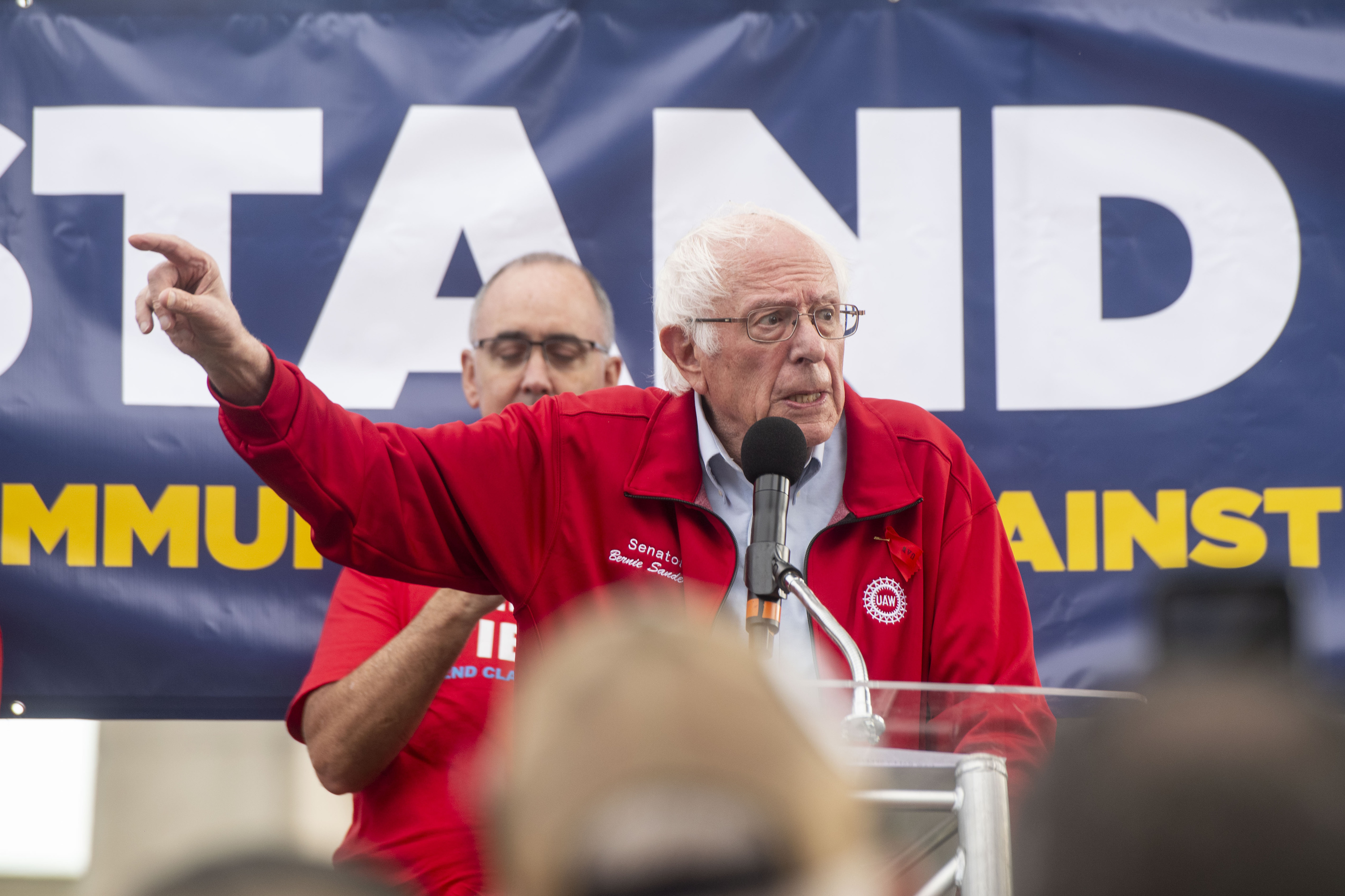 Gov. Whitmer, Bernie Sanders speak in support of UAW at downtown ...