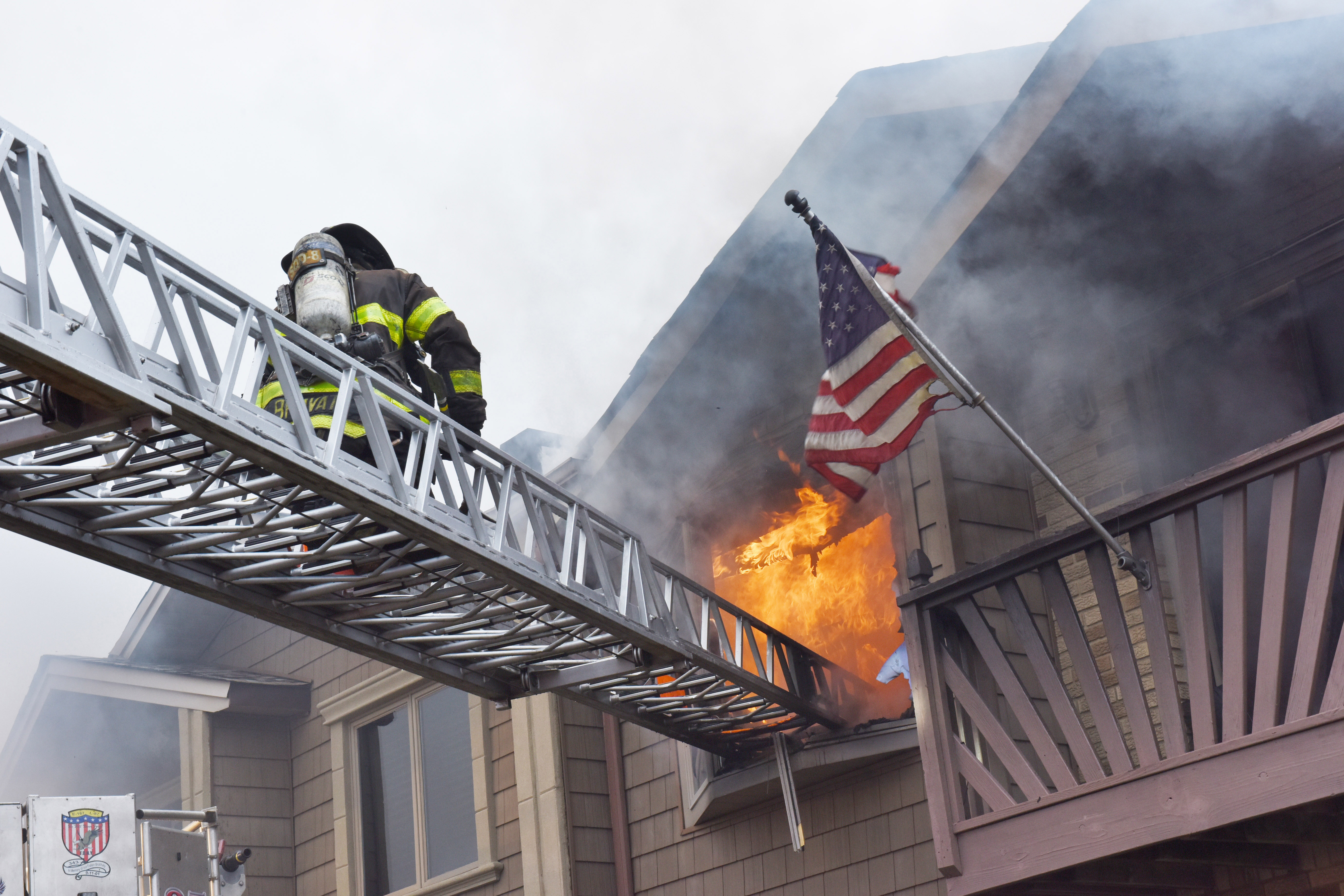 FDNY responds to massive house fire in Staten Island’s Annadale section ...