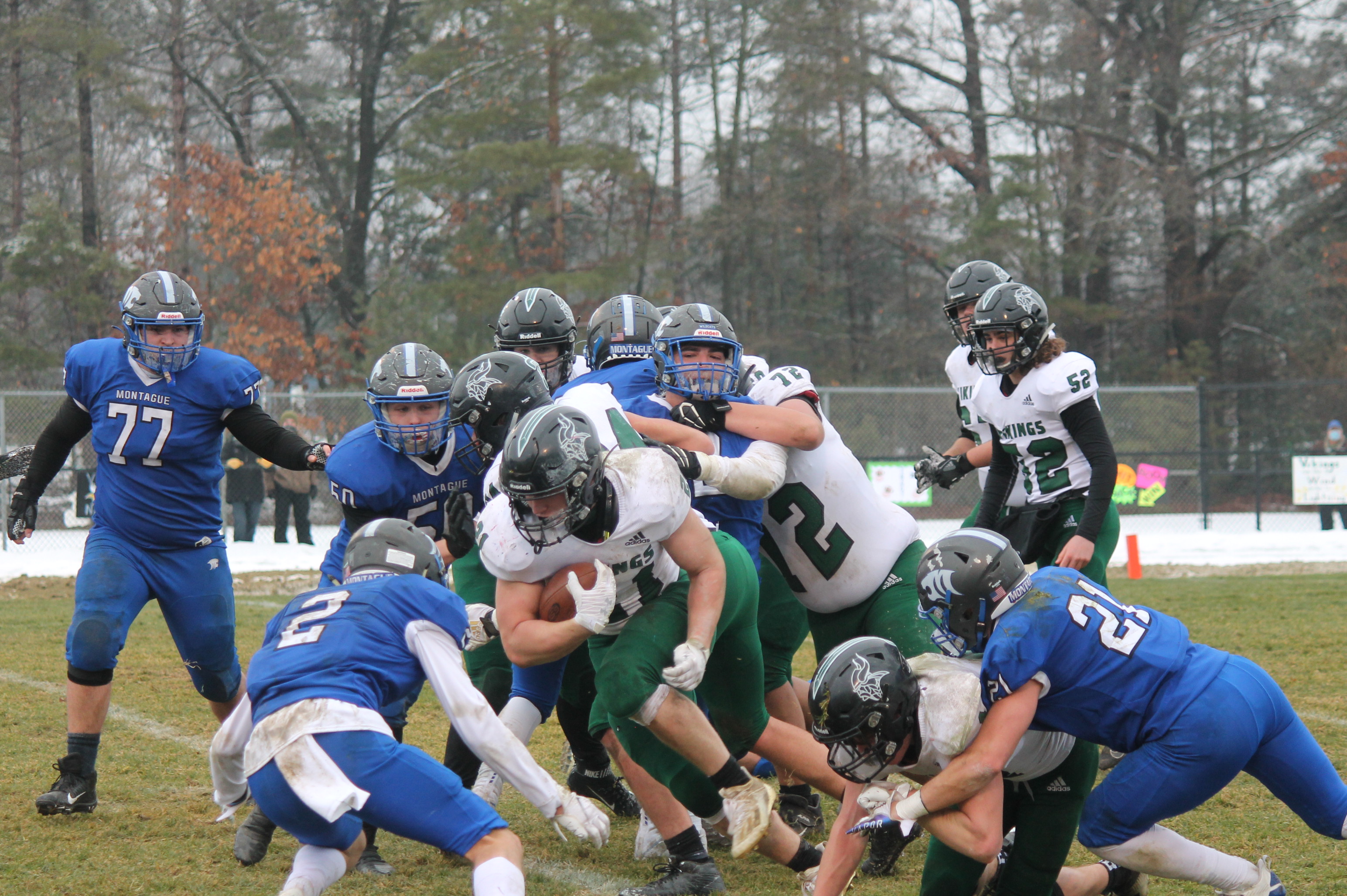 No. 1 Montague faces Grayling in Division 6 football semifinal - mlive.com