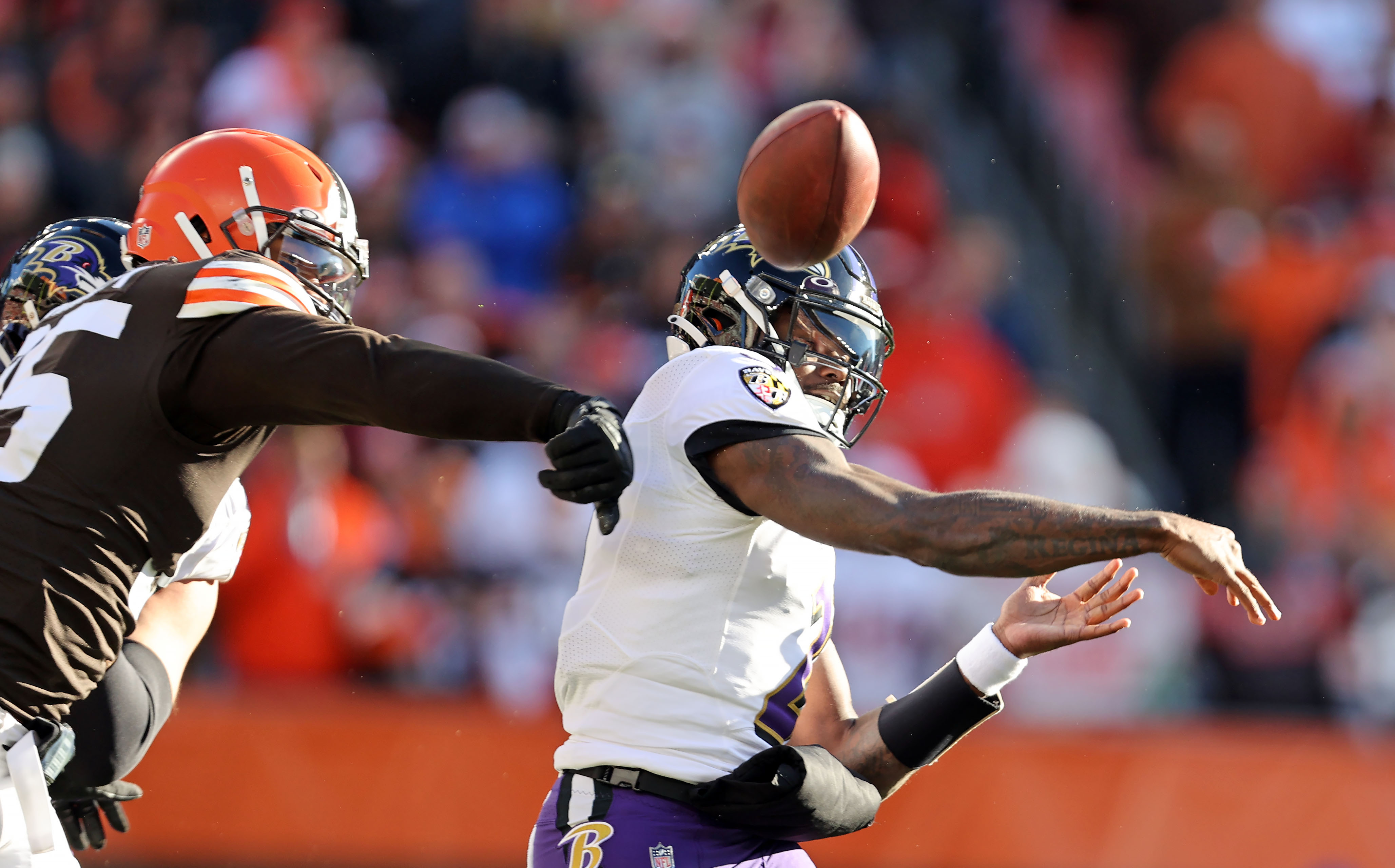 Cleveland Browns Myles Garrett vs. Baltimore Ravens, December 12, 2021 ...