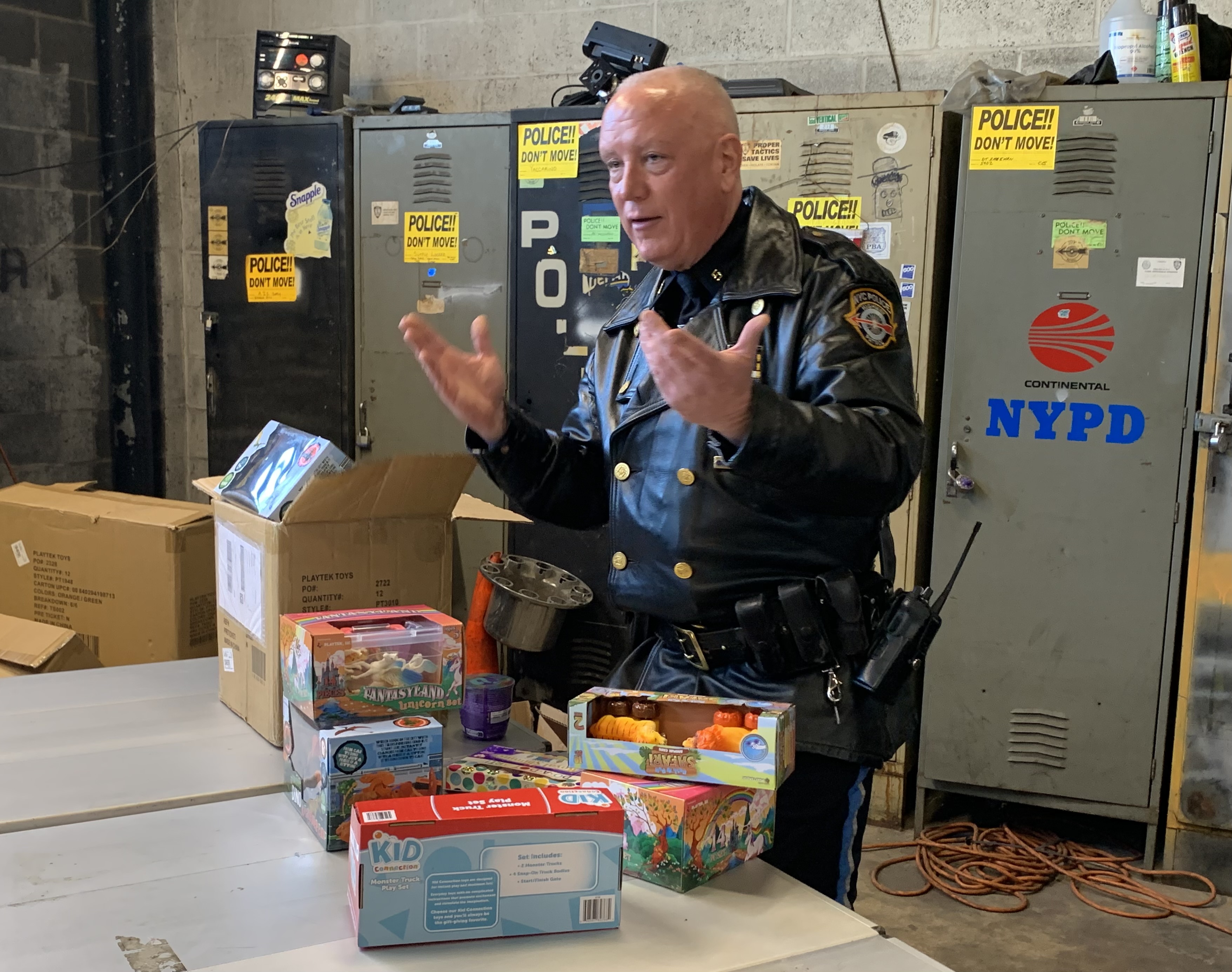 Santa and Highway Patrol Unit 5 deliver gifts to the children at Seton ...