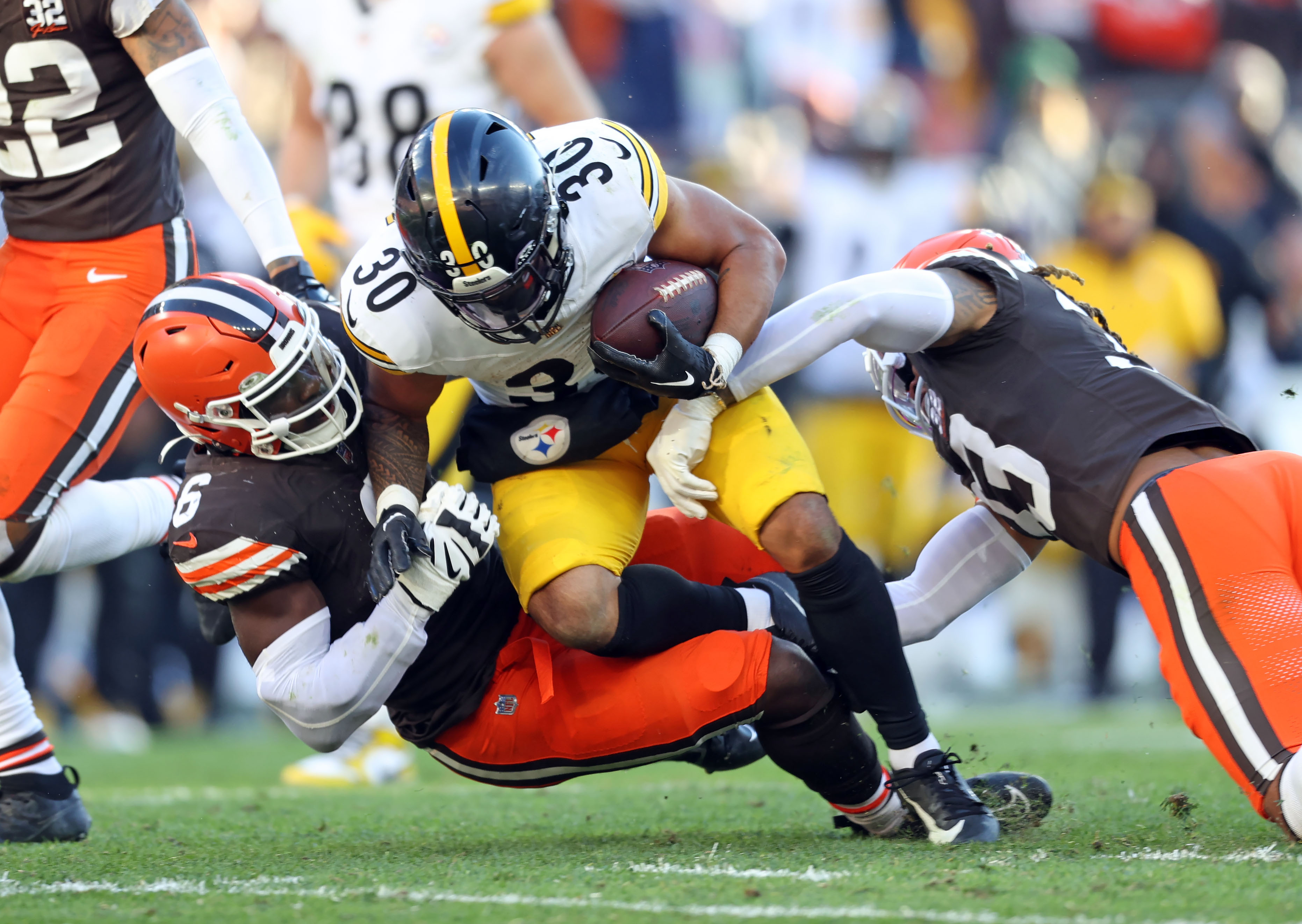 Cleveland Browns defense vs. Pittsburgh Steelers, November 19, 2023 ...