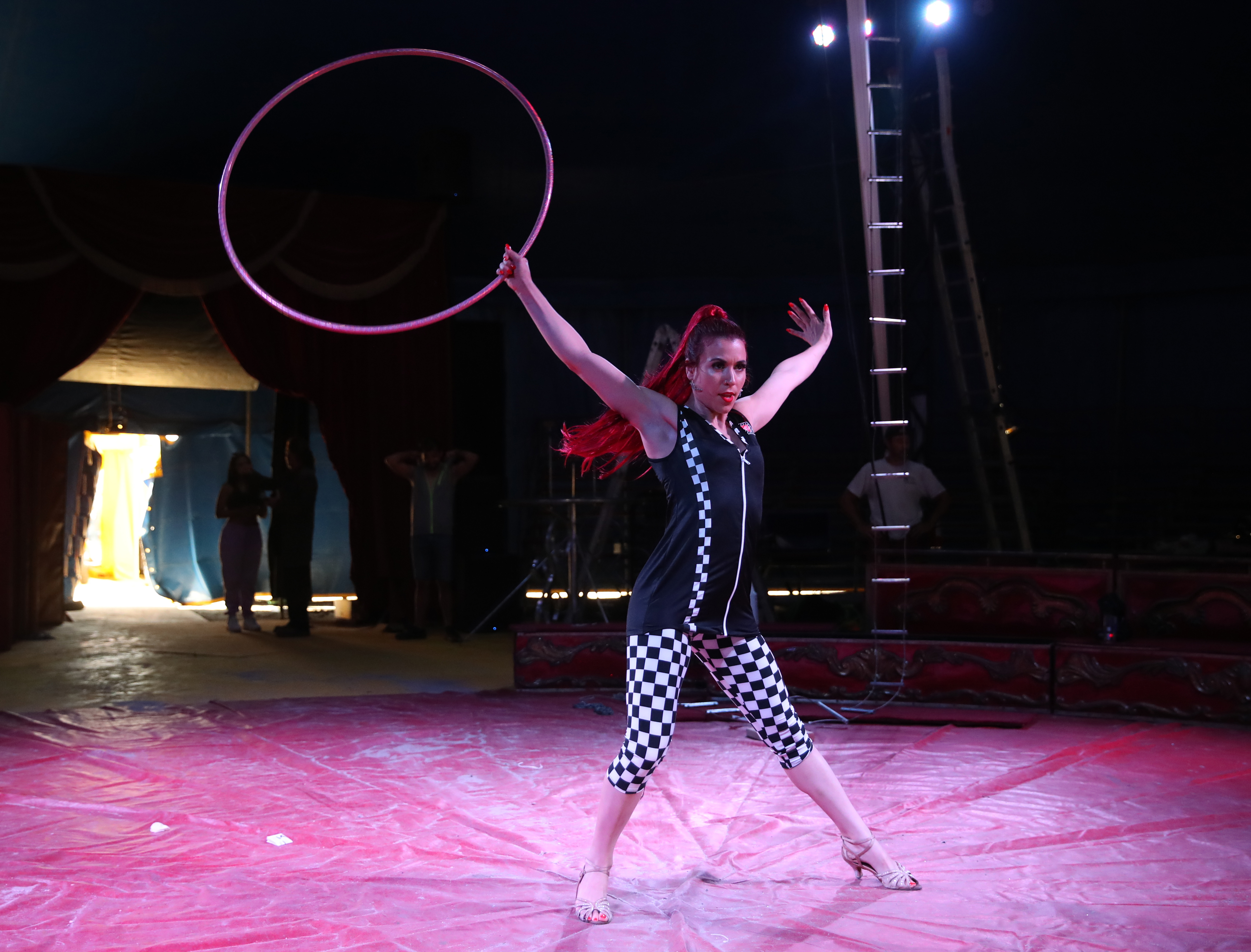 Performers rehearse for the Super American Circus and its R-rated ...