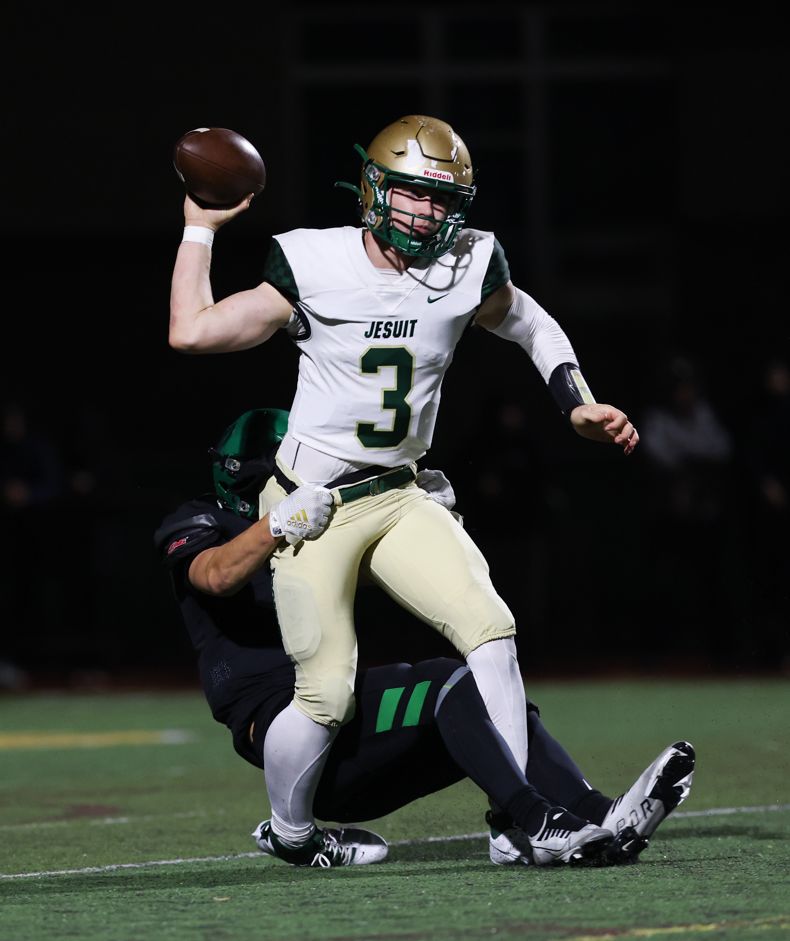 Oregon high school football: West Linn Lions vs Jesuit Crusaders ...