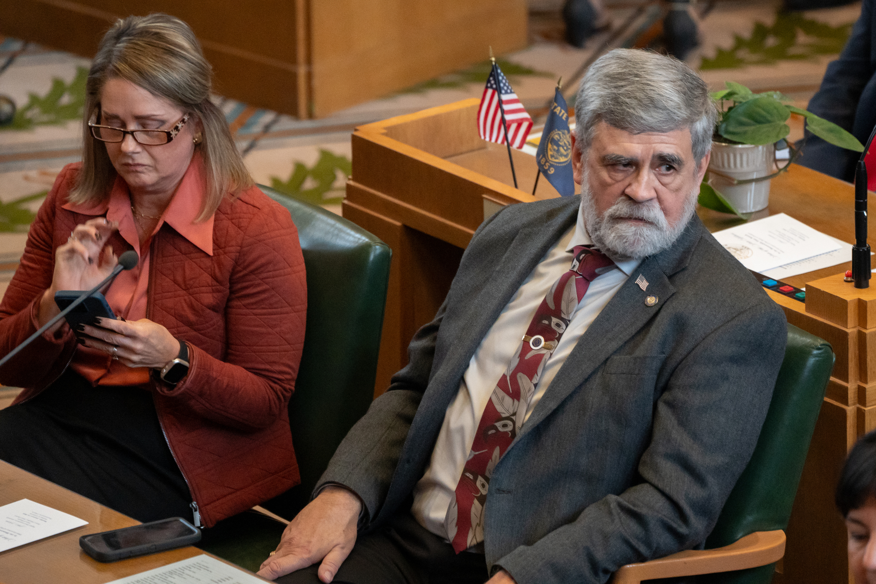 Oregon lawmakers sworn in at Salem Capitol January 2025 - oregonlive.com