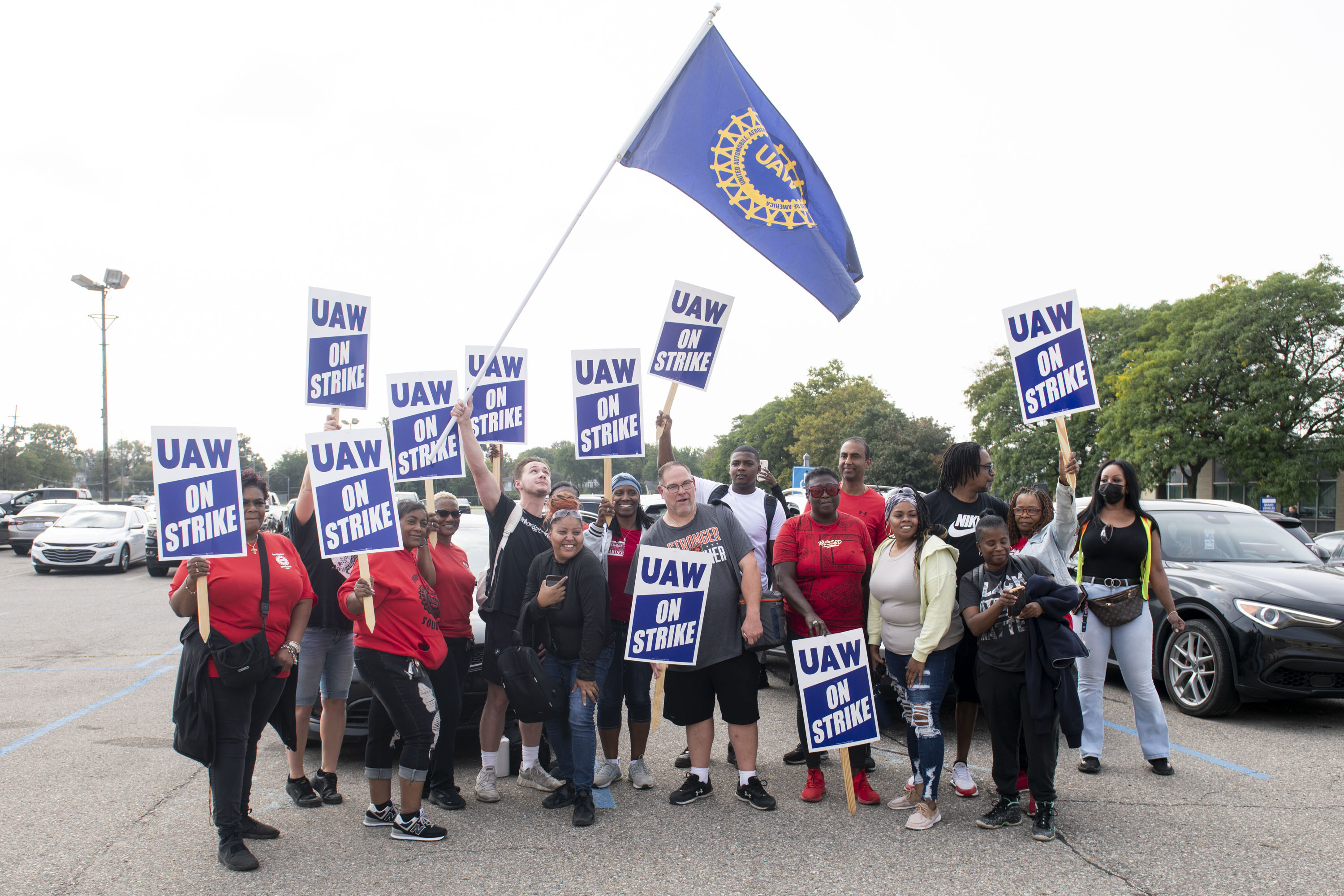 UAW calls more strikes at plants across Michigan - mlive.com
