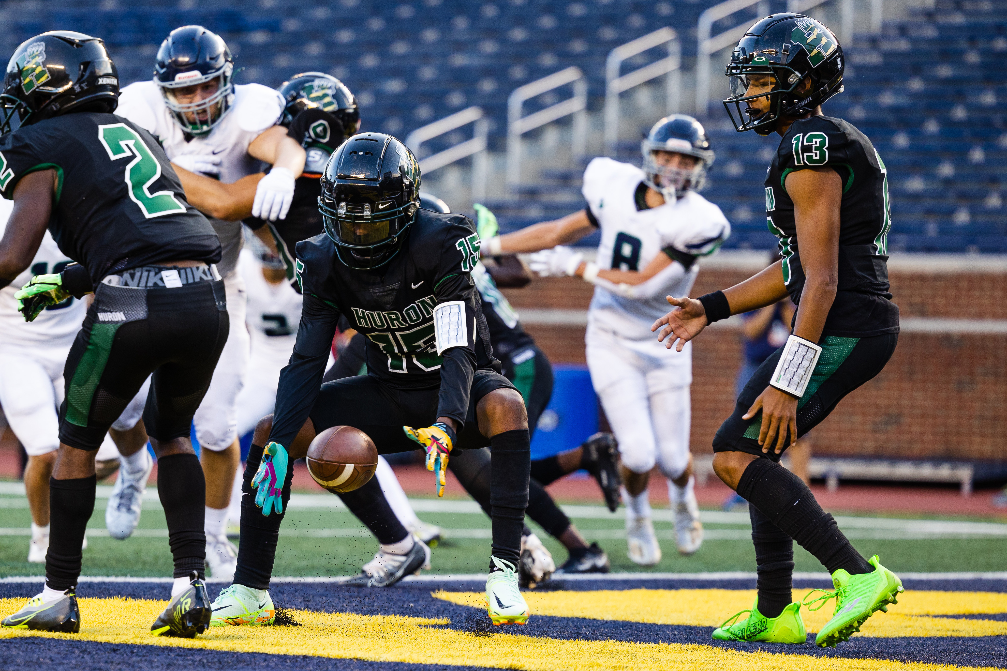 Ann Arbor Huron takes on Lapeer at the Battle in the Big House - mlive.com