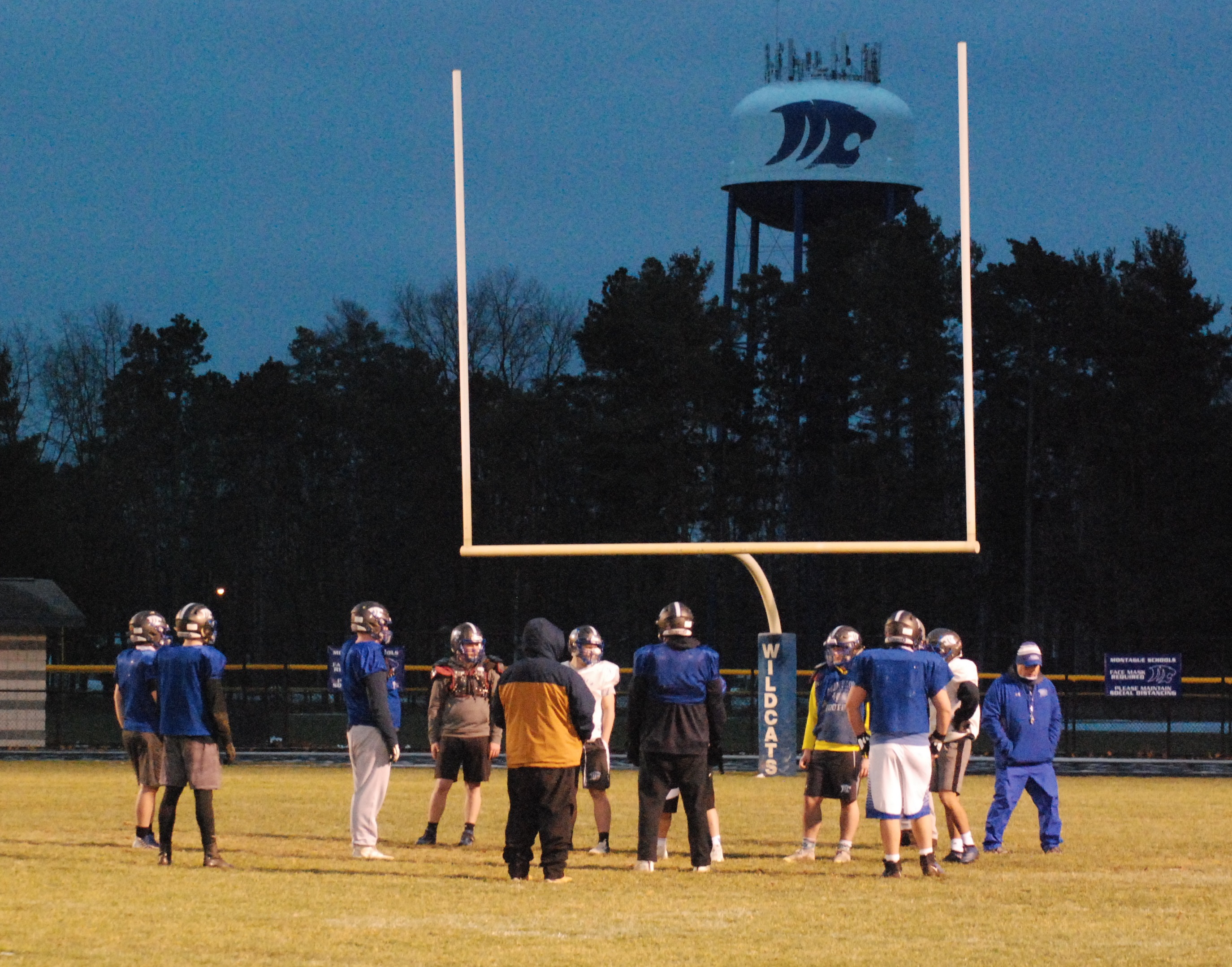 Muskegon-area football teams return to practice four days before ...