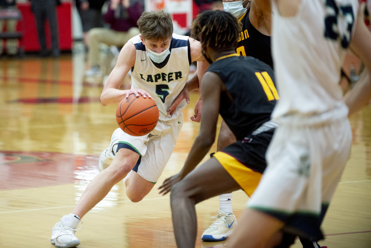 Davison defeats Lapeer in Division 1 district semifinal boys basketball ...