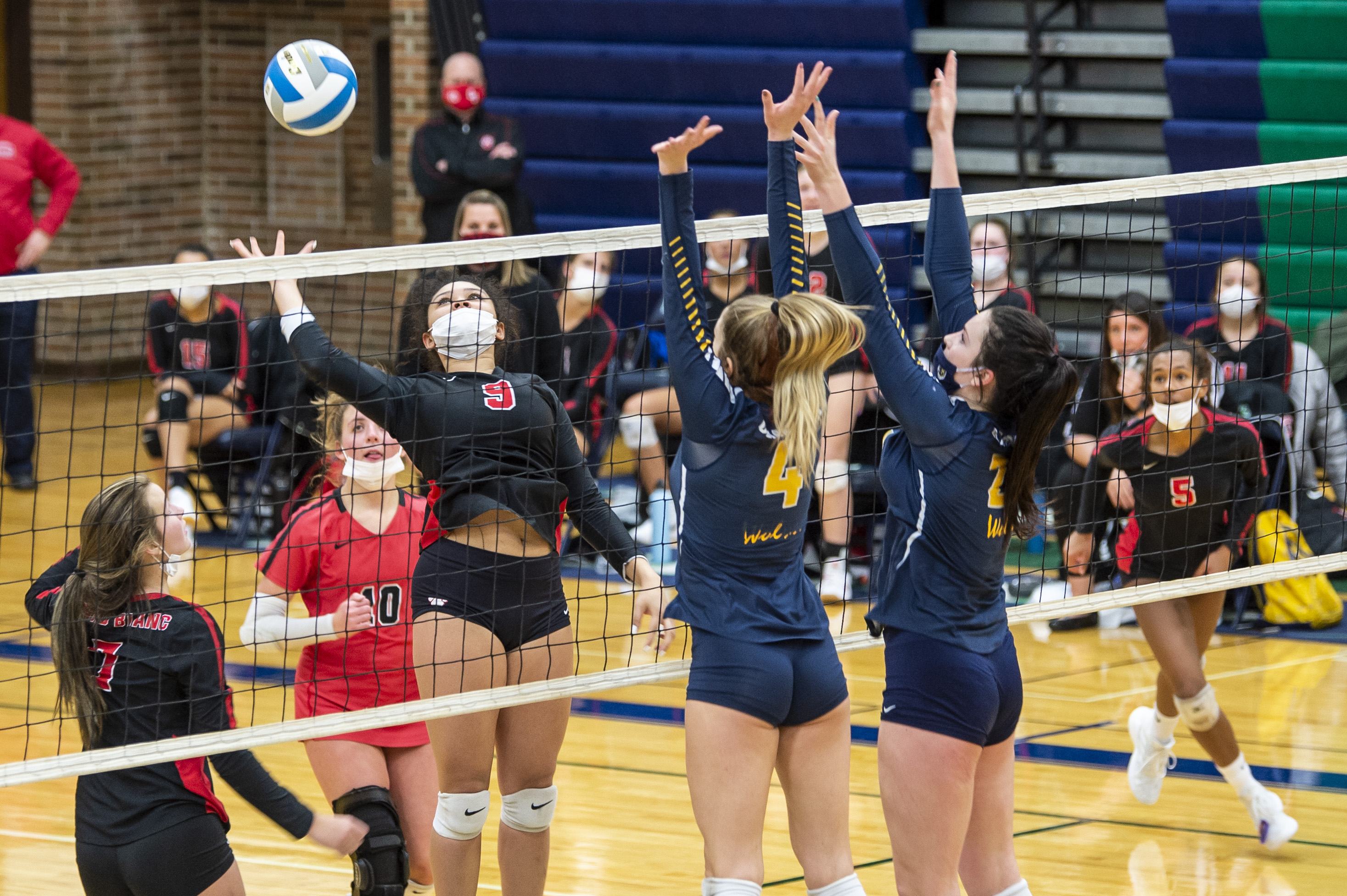 Clarkston volleyball defeats Grand Blanc in Division 1 quarterfinal ...