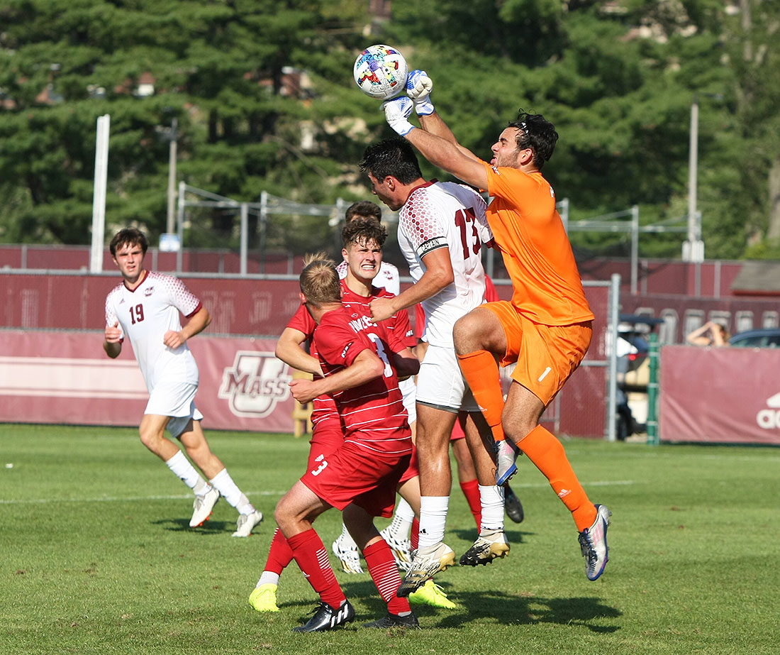 UMass Men's Soccer vs Sacred Heart 8/29/22 - masslive.com