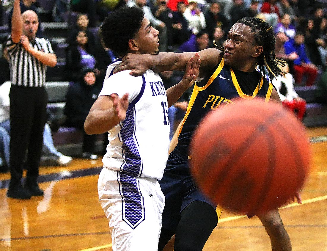 Putnam vs Holyoke boy's Basketball 12/18/25 - masslive.com
