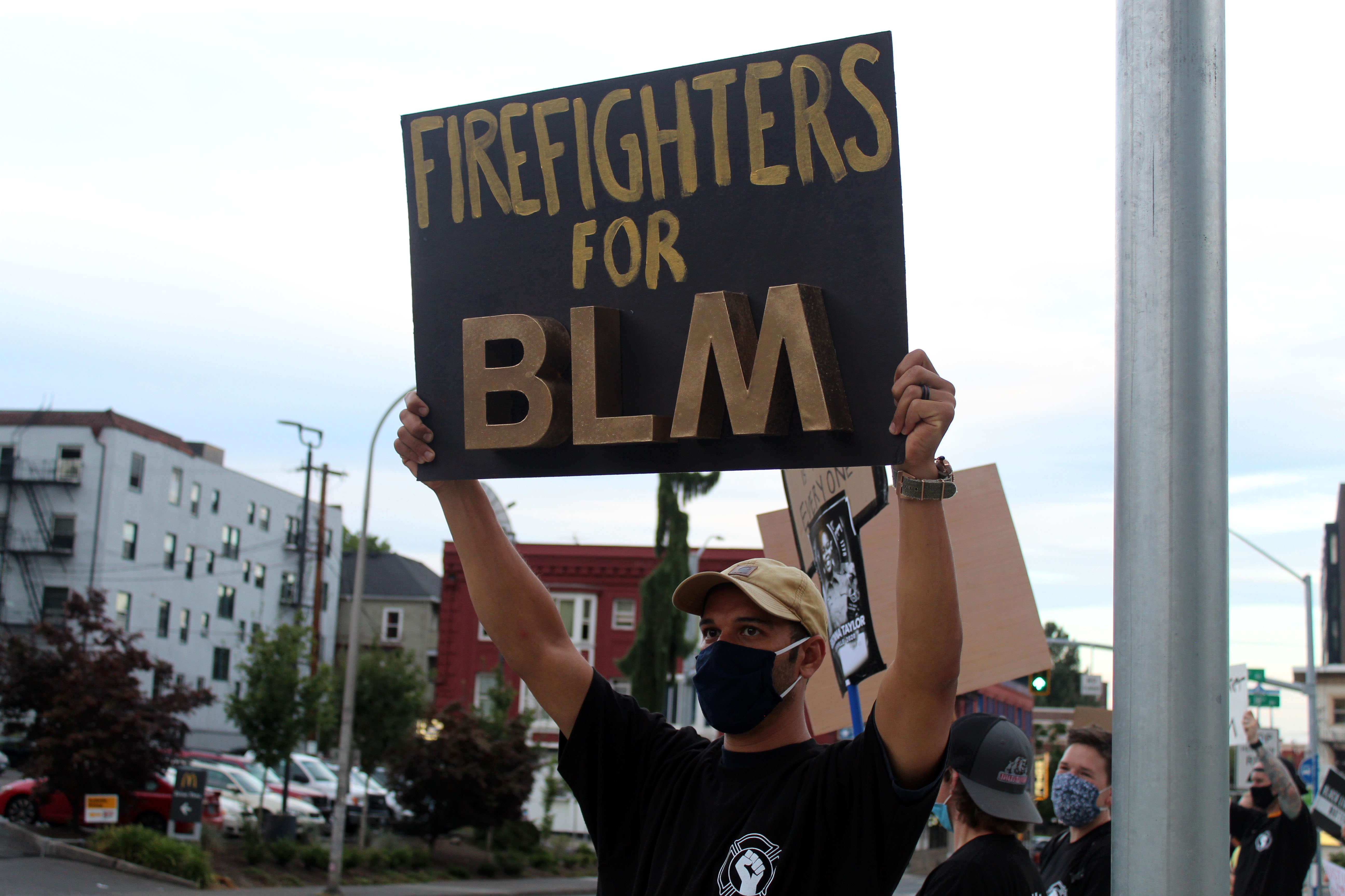 Portland firefighters rally for Black Lives Matter - oregonlive.com