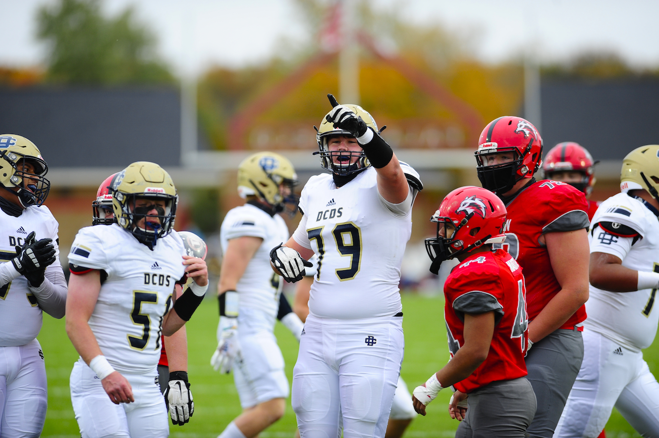 Country Day tops Paw Paw, 37-17, in battle of state-ranked football ...