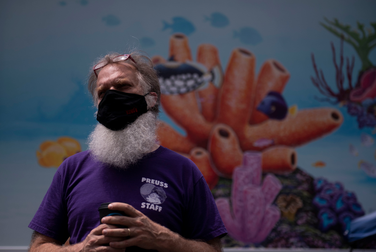 Store employees continue to take precautions during COVID-19 pandemic ...