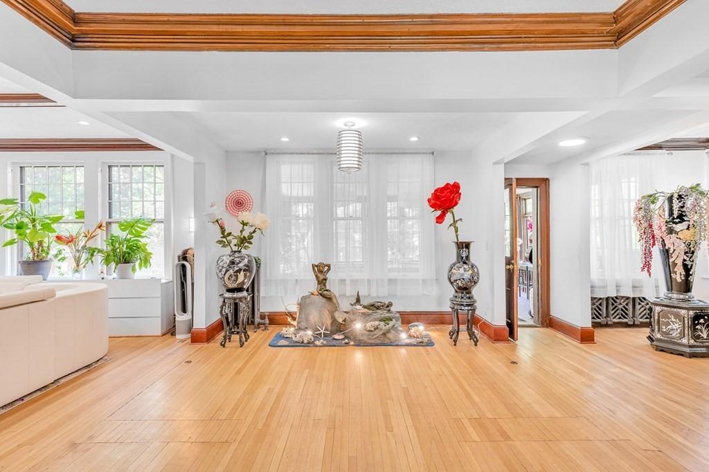 House of the Week: 7-bedroom Springfield home features underground bomb ...
