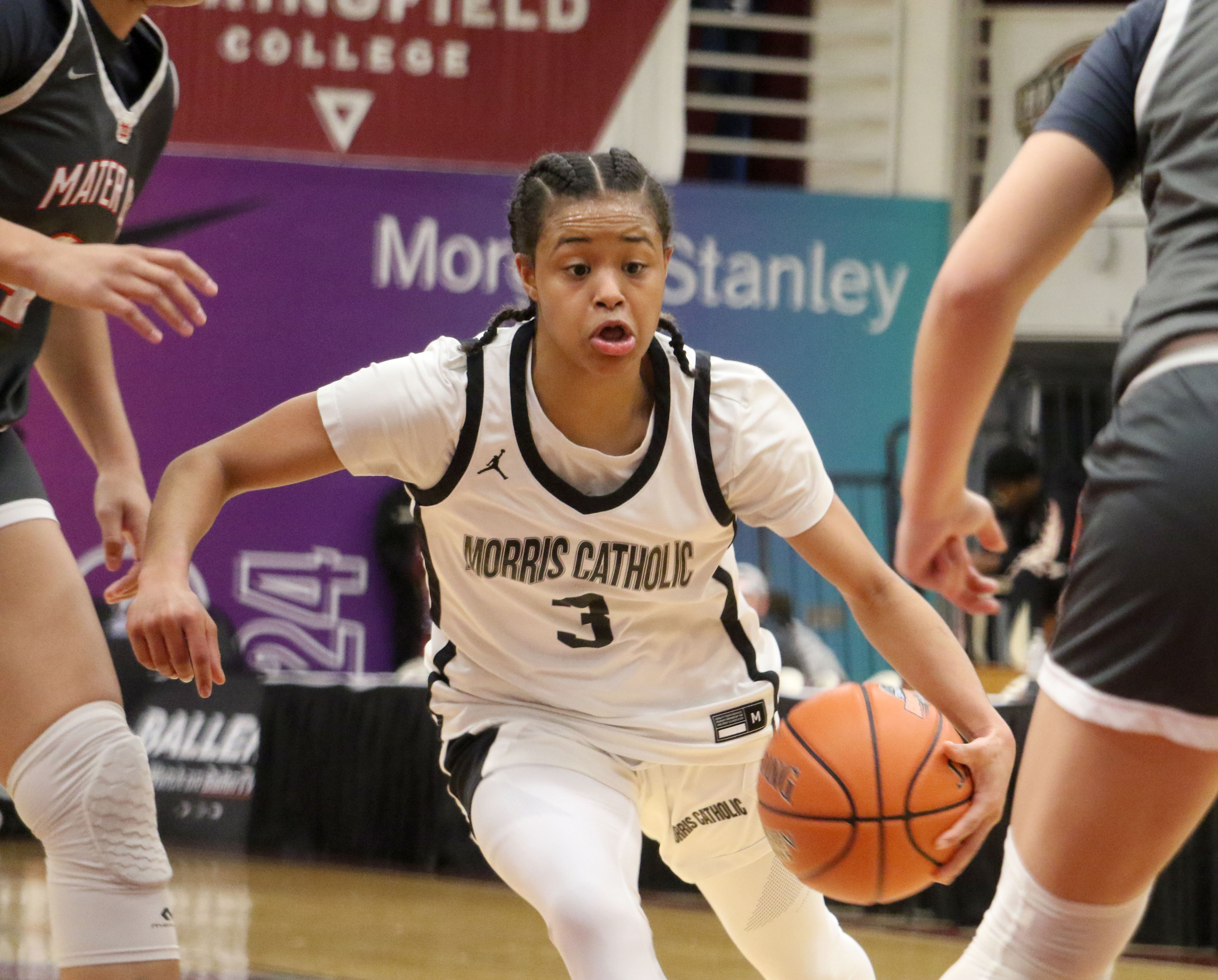 Morris Catholic vs. Mater Dei at Hoophall Classic - masslive.com