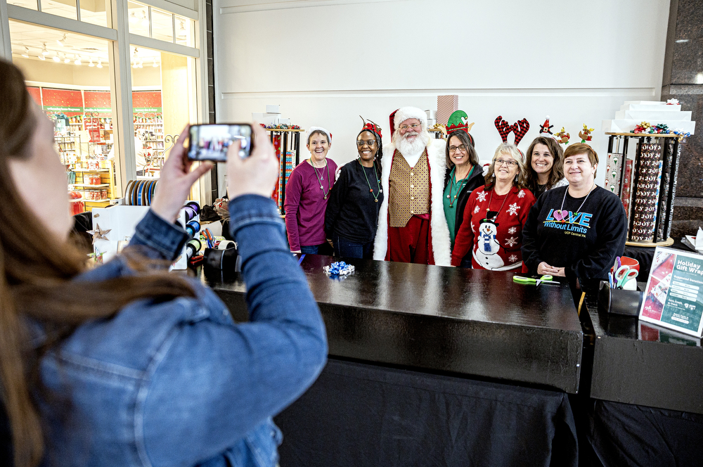 Santa Claus at Capital City Mall - pennlive.com