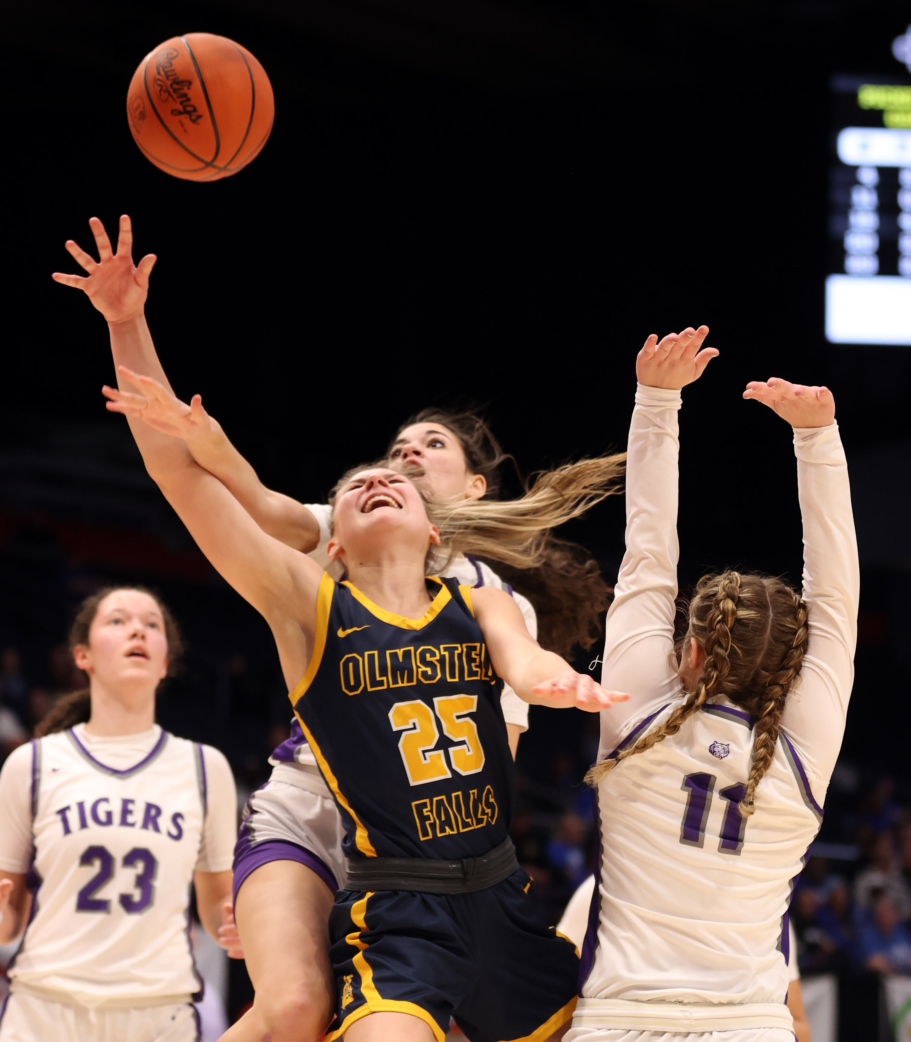 OHSAA div. I girls state basketball semifinals: Olmsted Falls vs. Pickerington Central, March 10 ...
