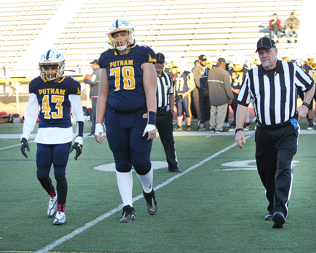 South Hadley vs Putnam Football 10/21/22 - masslive.com