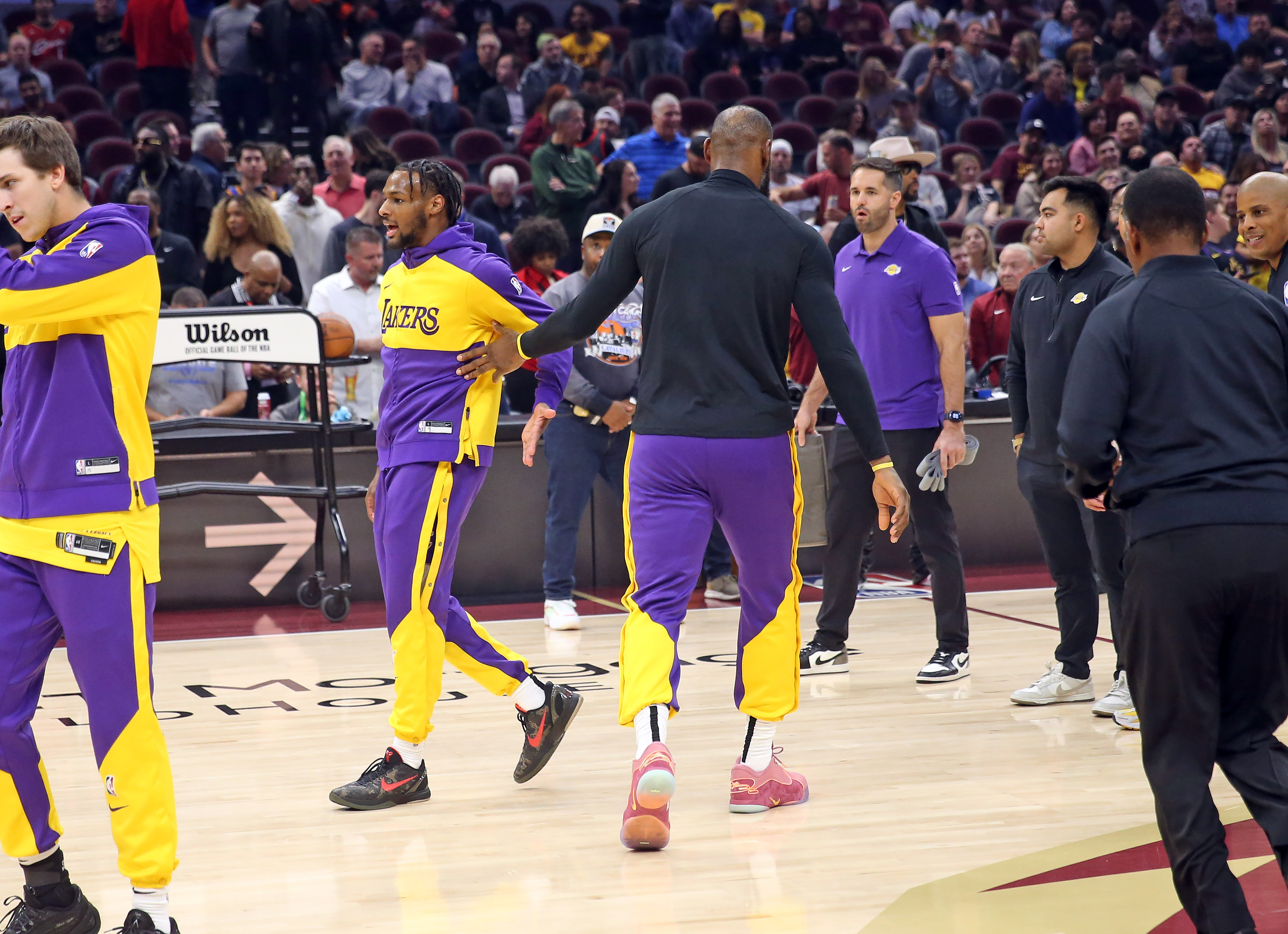 Los Angeles Lakers father/son duo LeBron and Bronny James welcomed to Cleveland, October 30 ...