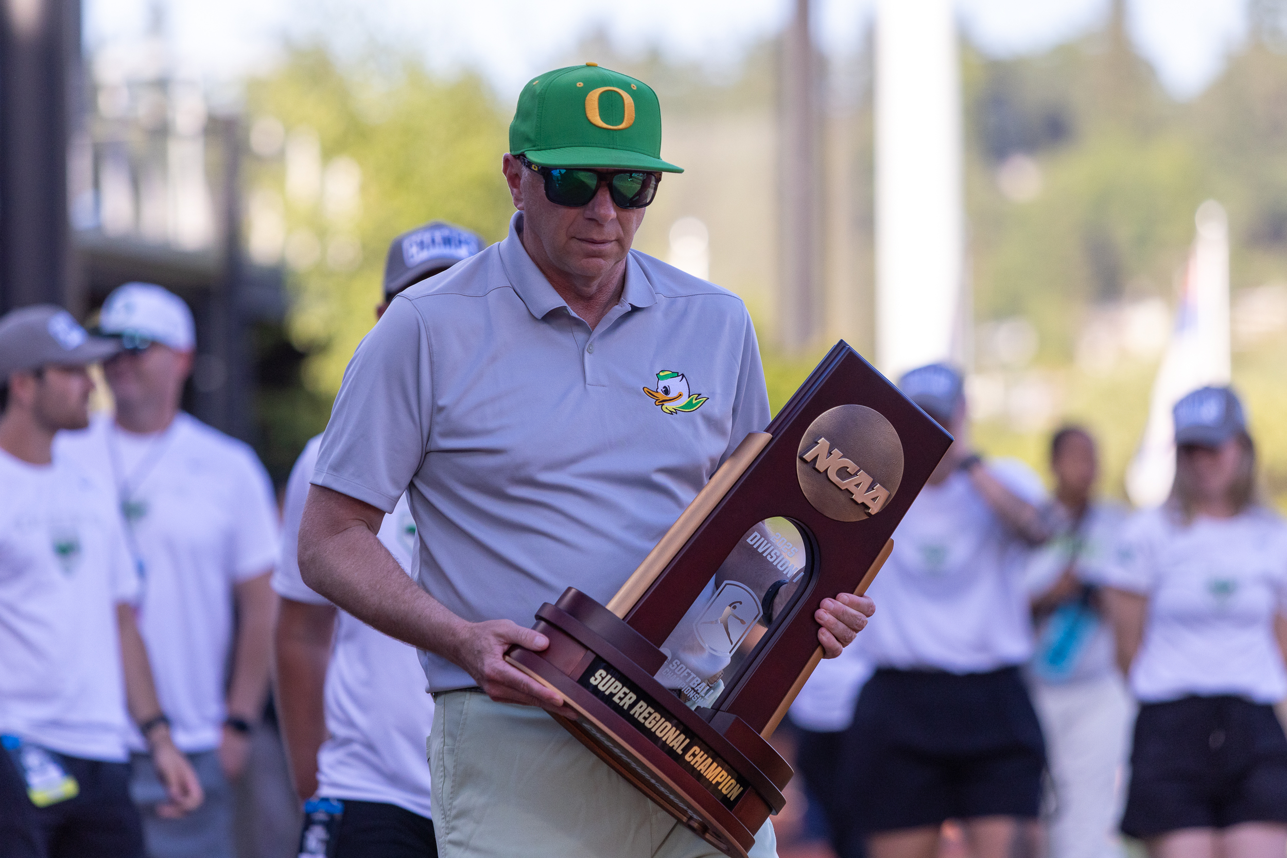 Oregon Ducks softball vs. Liberty — NCAA Super Regionals, Game 2 ...