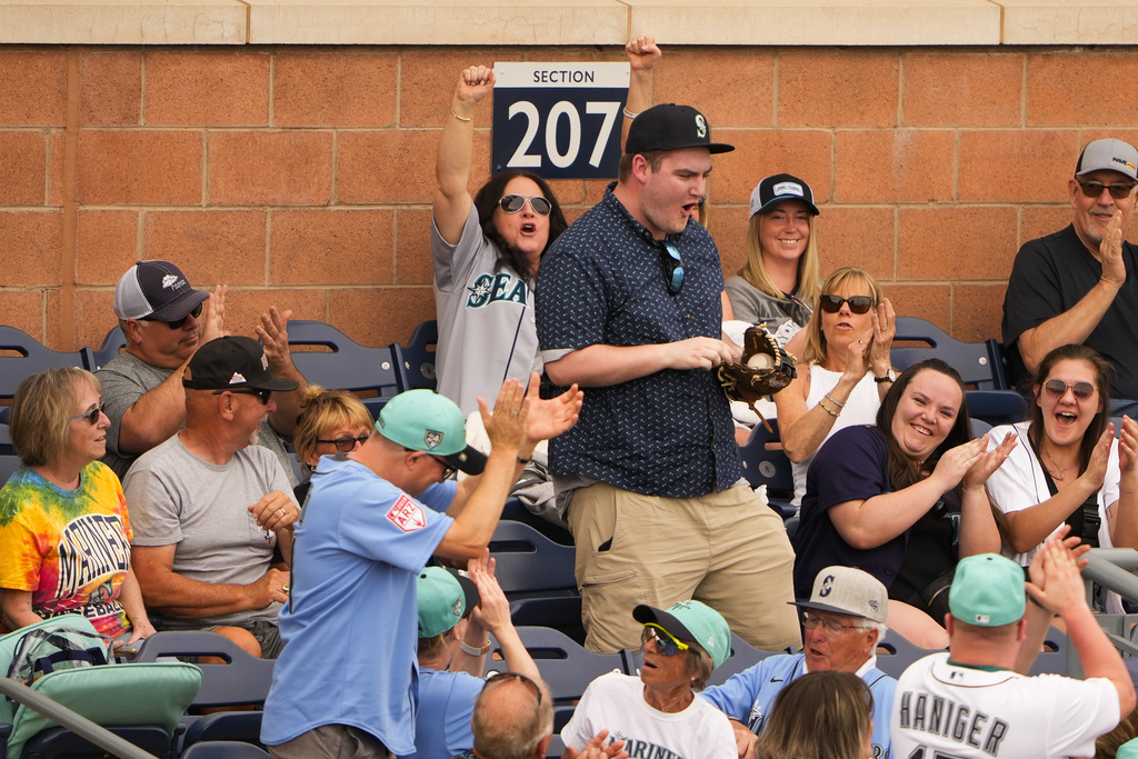 Cleveland Guardians vs. Seattle Mariners in preason game, February 25 ...