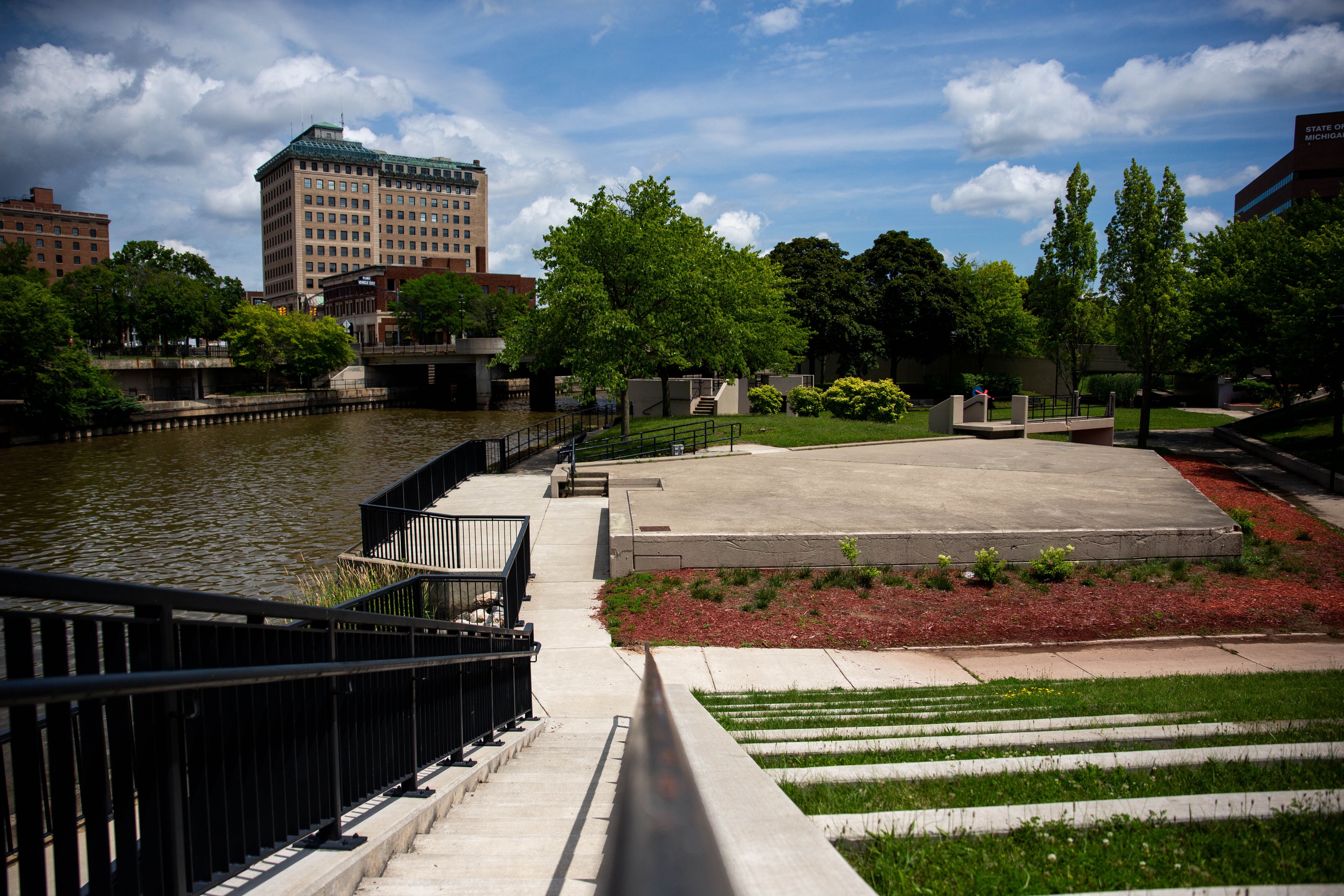 Flint's Riverbank Park to host light projection art show - mlive.com