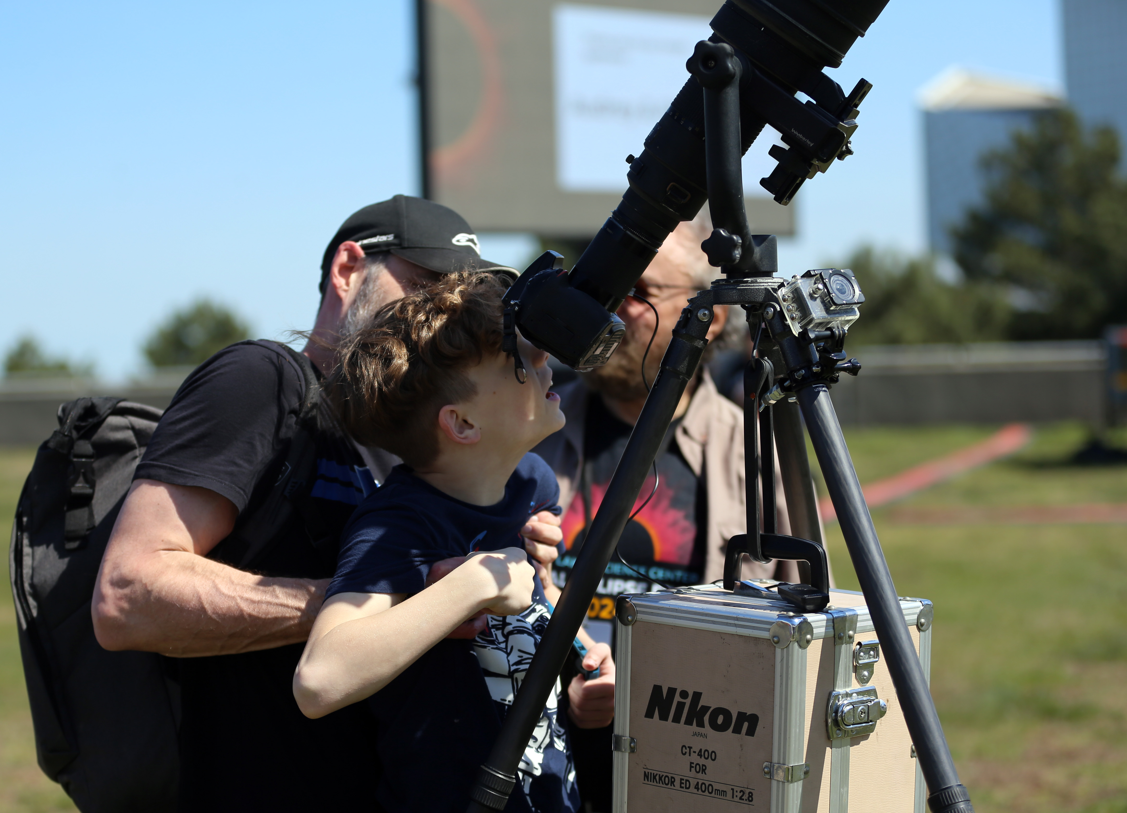 Cleveland total solar eclipse at Great Lakes Science Center, April 8 ...