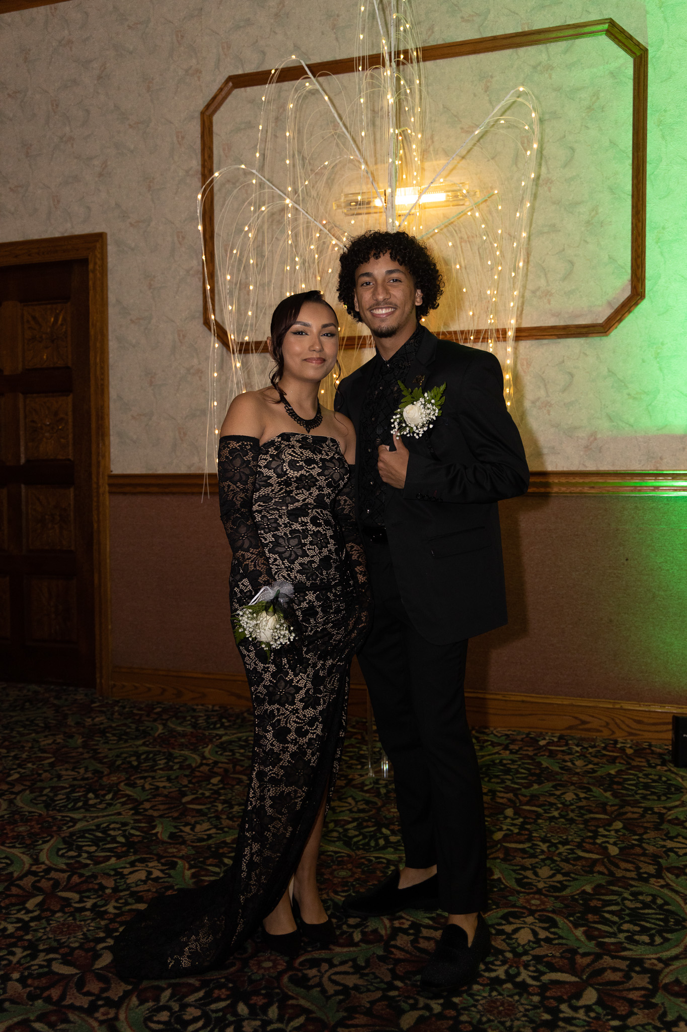Putnam 2023 prom at Castle of Knights in Chicopee - masslive.com