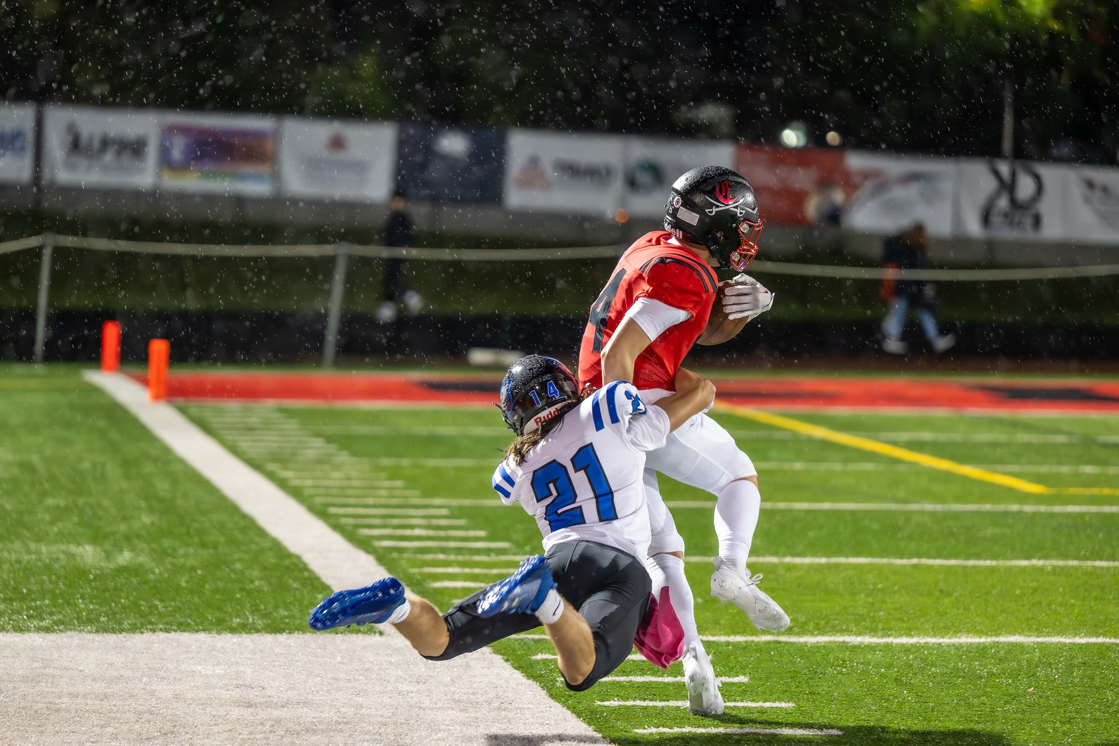 Oregon high school football: Clackamas Cavaliers vs Gresham Gophers ...